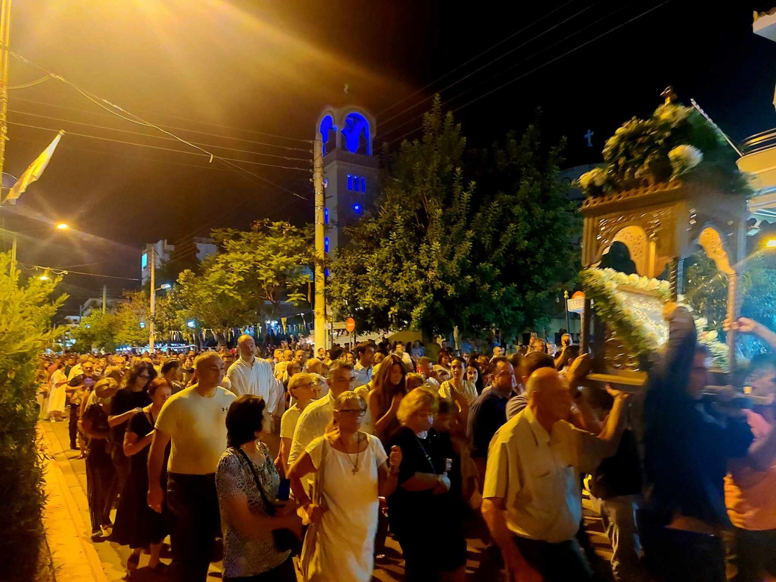Φωτορεπορτάζ ope.gr: Πλήθος πιστών στον πανηγυρικό Εσπερινό και τη ...