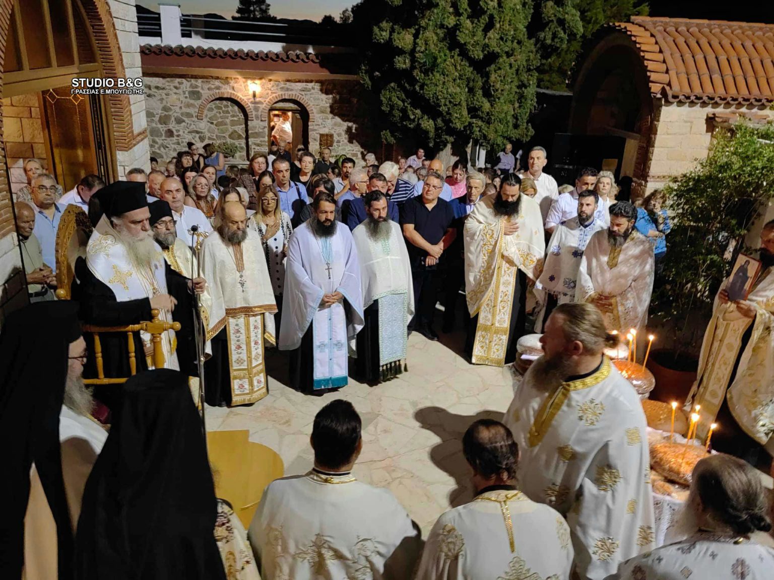 Ο Άρτης Καλλίνικος στον πανηγυρικό Εσπερινό στην Ιερά Μονή Οσίου ...