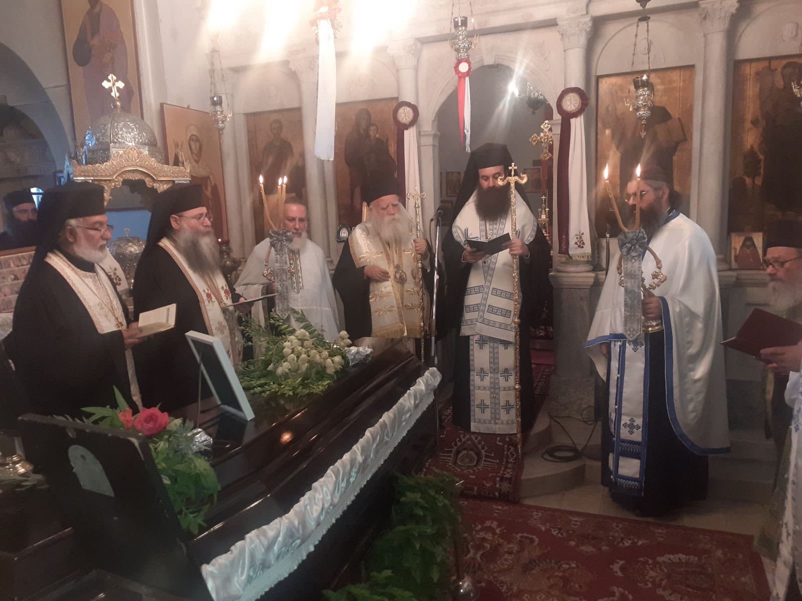 Κύθηρα: Η Νεκρώσιμος Ακολουθία του μακαριστού Αγιοσαββίτου μοναχού ...