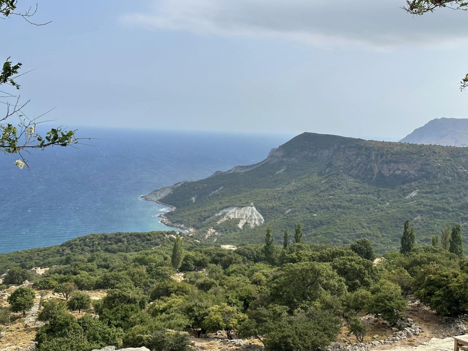 Ο Οικουμενικός Πατριάρχης σε υπαίθρια Θεία Λειτουργία στην Σπηλιά της ...