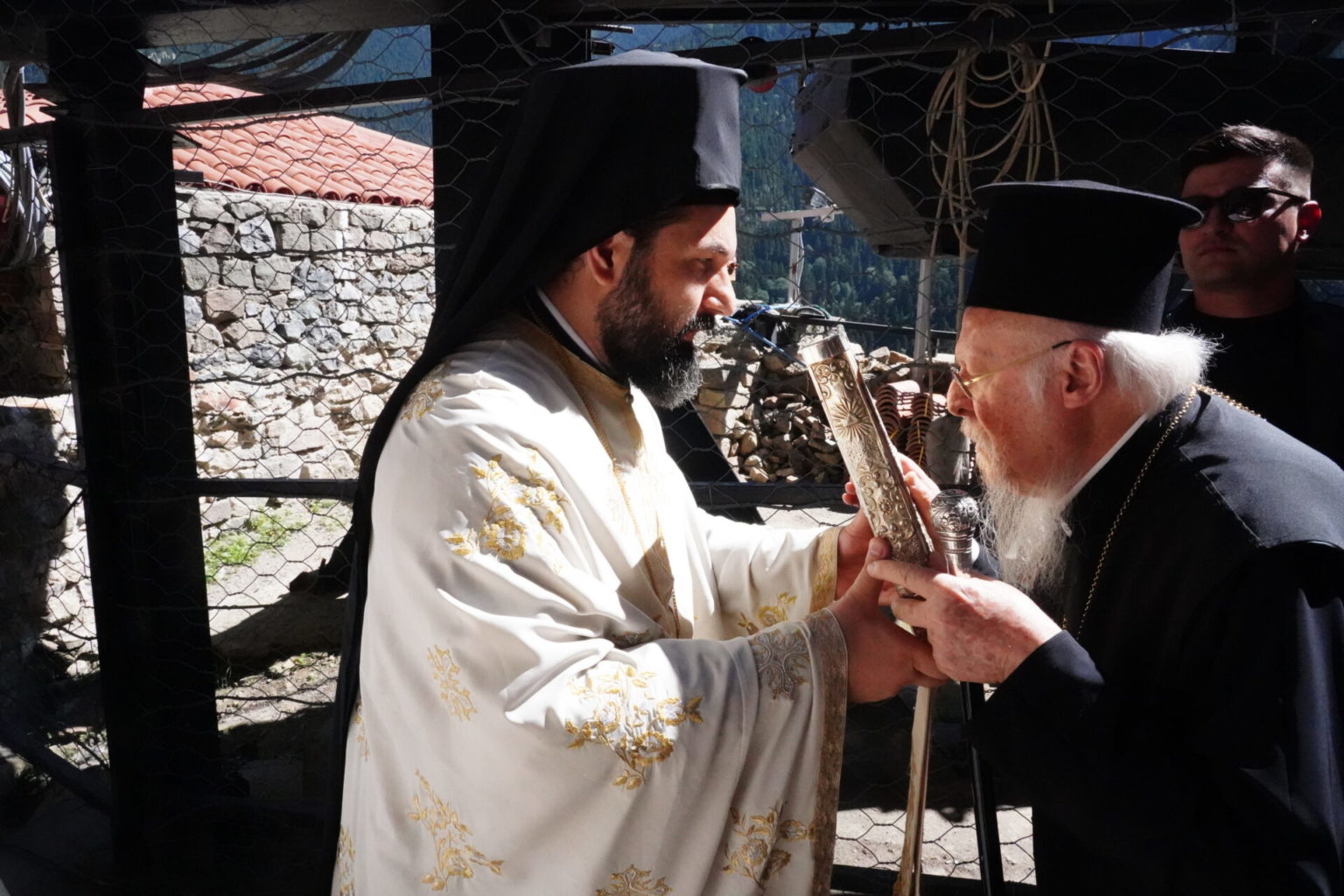 Εικόνες από την Πατριαρχική Θεία Λειτουργία στην ιστορική Μονή της ...
