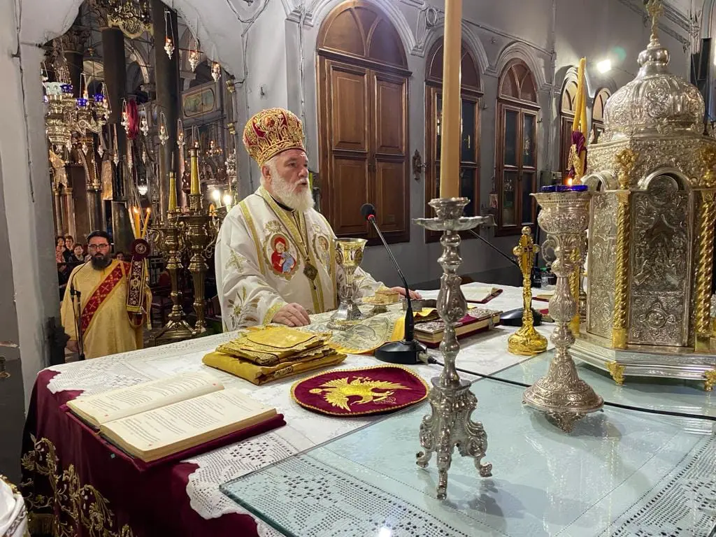 În imagini: PS Visarion a slujit în Insula Lesbos, unde se află o ...