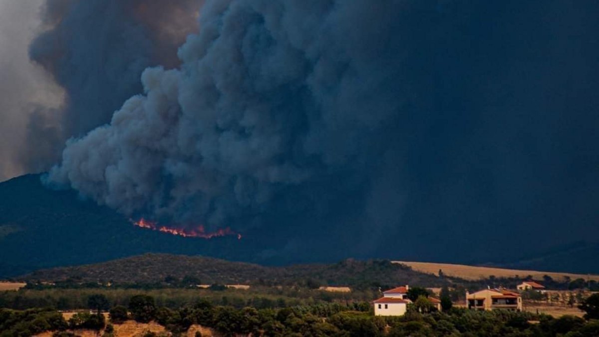 Σε κατάσταση έκτακτης ανάγκης ο Δήμος Αλεξανδρούπολης - Κάηκαν σπίτια ...