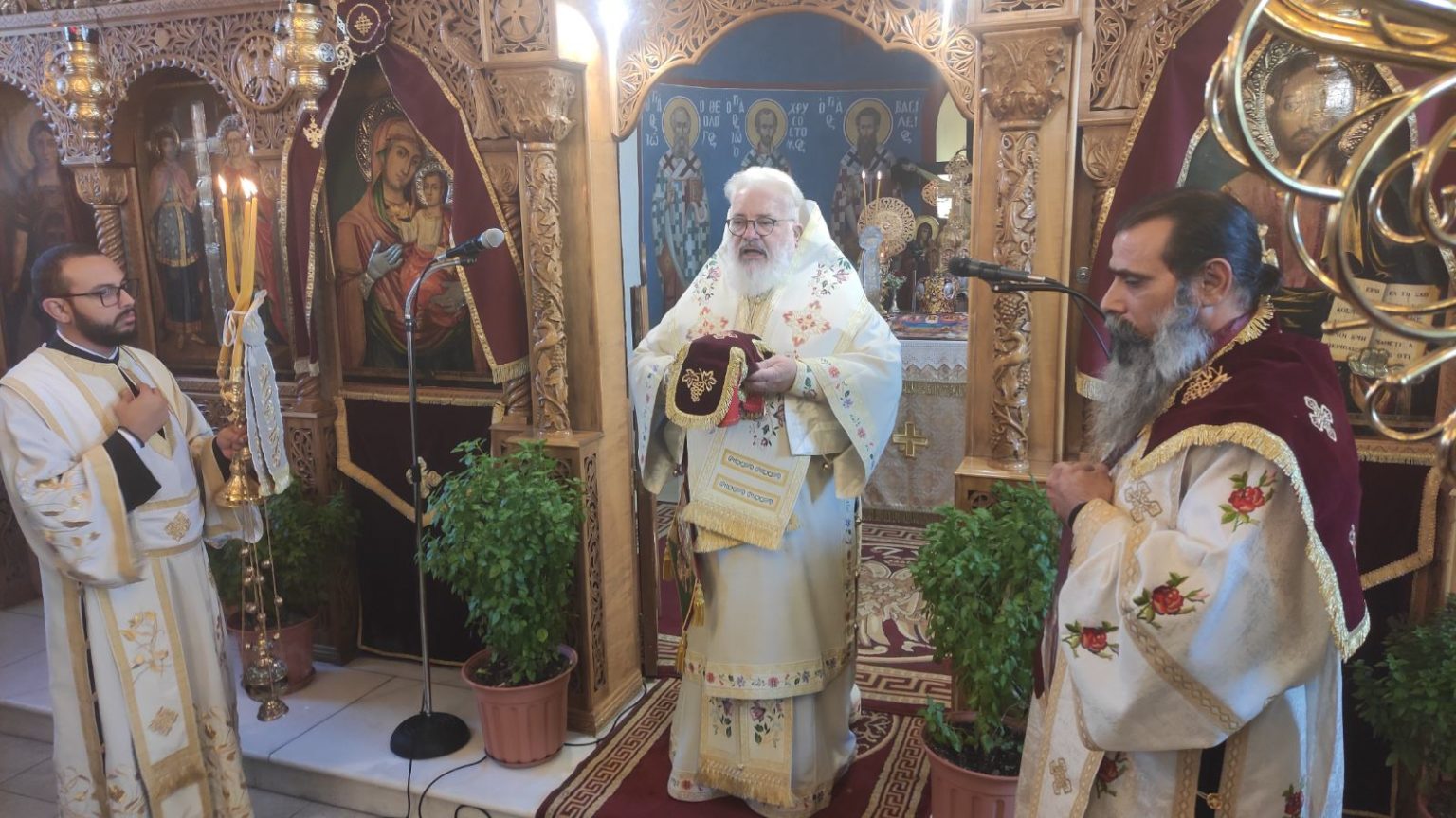 Διδυμοτείχου Δαμασκηνός: "Πάνω στον Σταυρό του Χριστού νικήθηκε ο ...