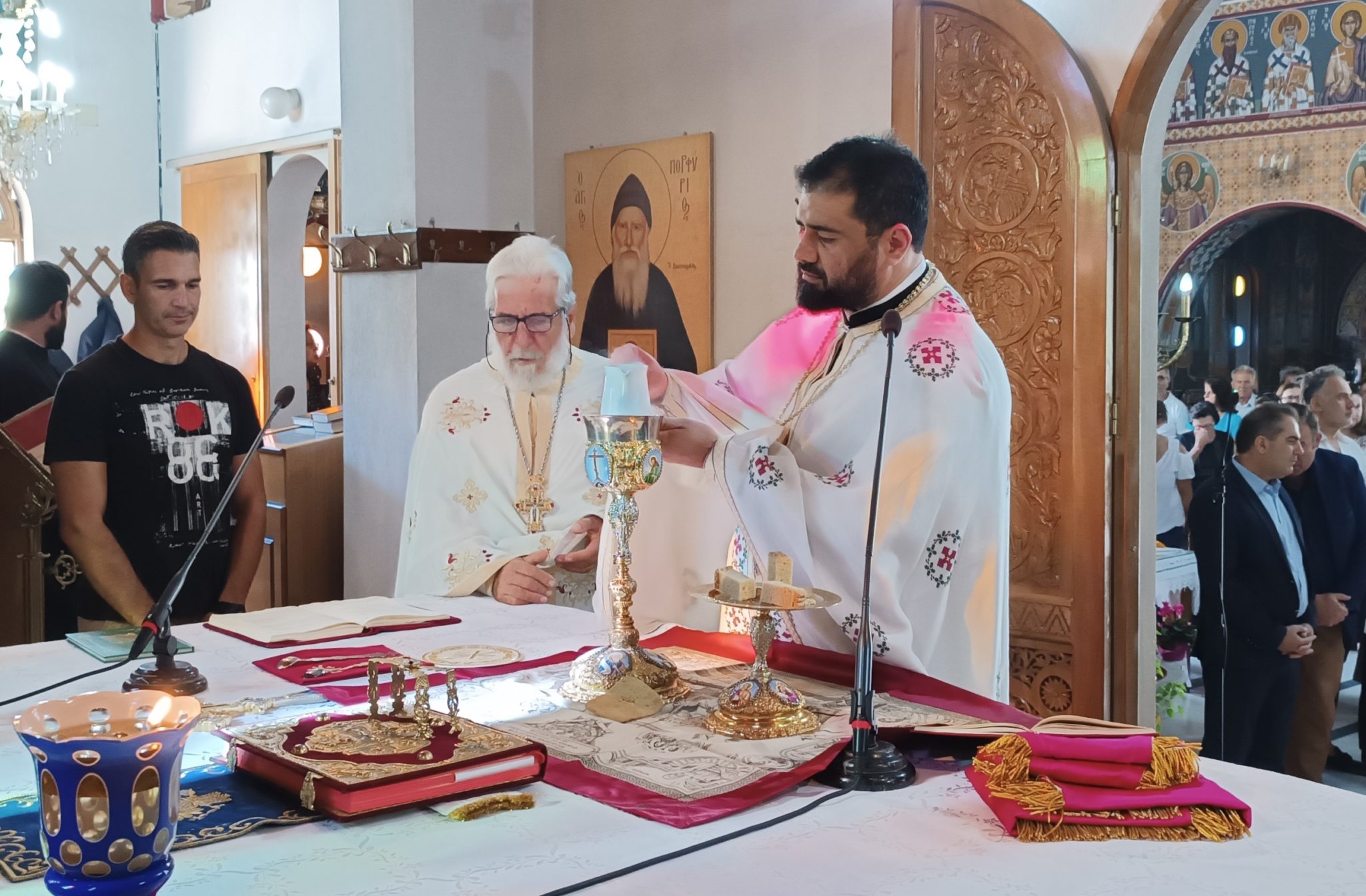 Η Παναγία Δημιοβίτισσα επέστρεψε από την Καλαμάτα στο θρόνο της ...