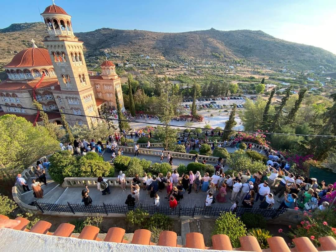 Η Αίγινα γιόρτασε την Ανακομιδή των Ιερών Λειψάνων του Αγίου Νεκταρίου ...