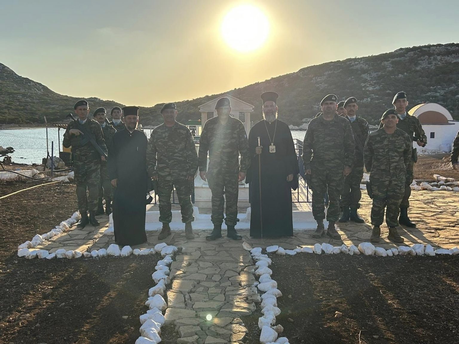 Τρισάγιο στην Κυρά της Ρω από τον Μητροπολίτη Σύμης (ΦΩΤΟ) - Ορθοδοξία ...
