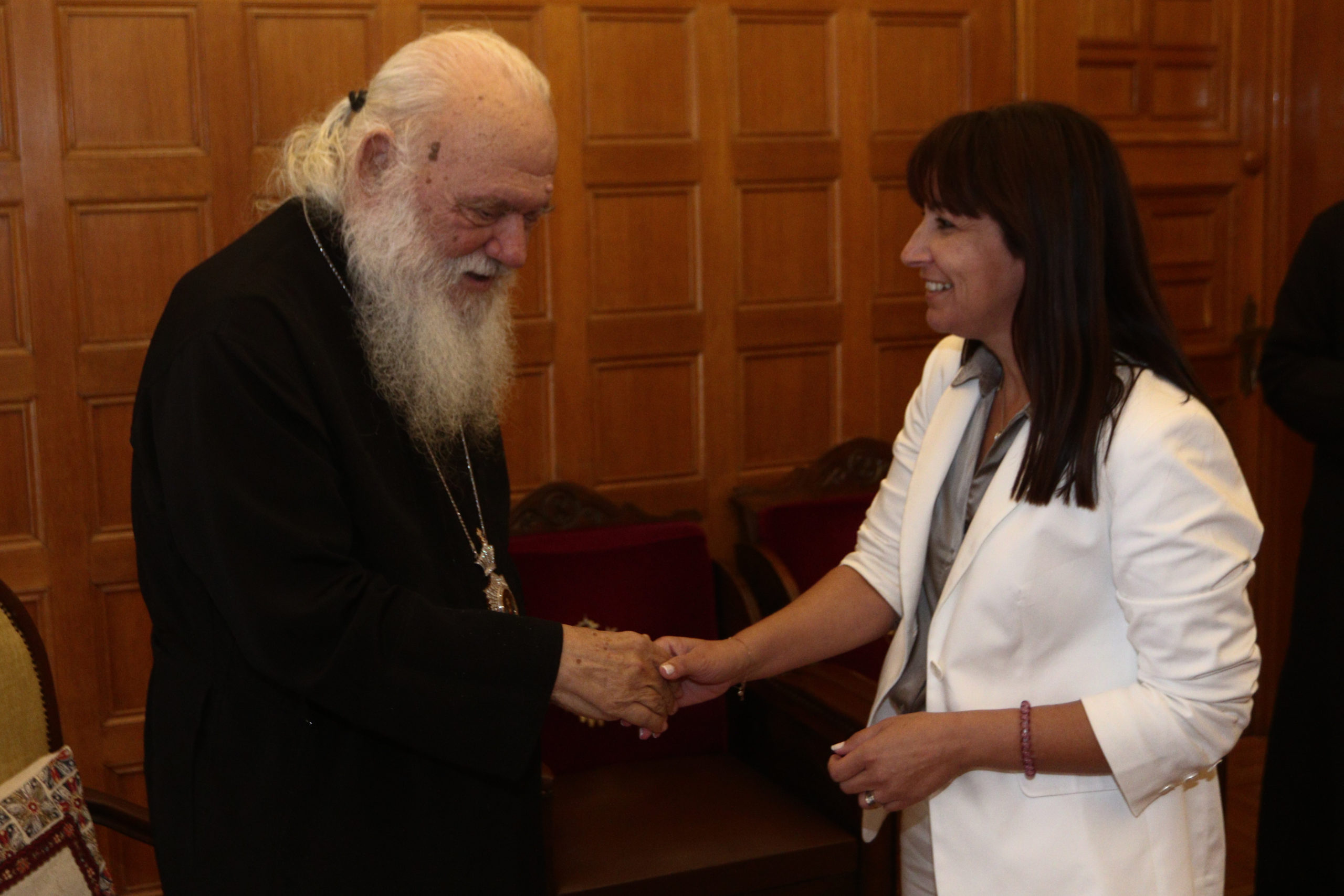 Επίσκεψη της Δημάρχου Πεντέλης στον Αρχιεπίσκοπο Ιερώνυμο - Ορθοδοξία ...