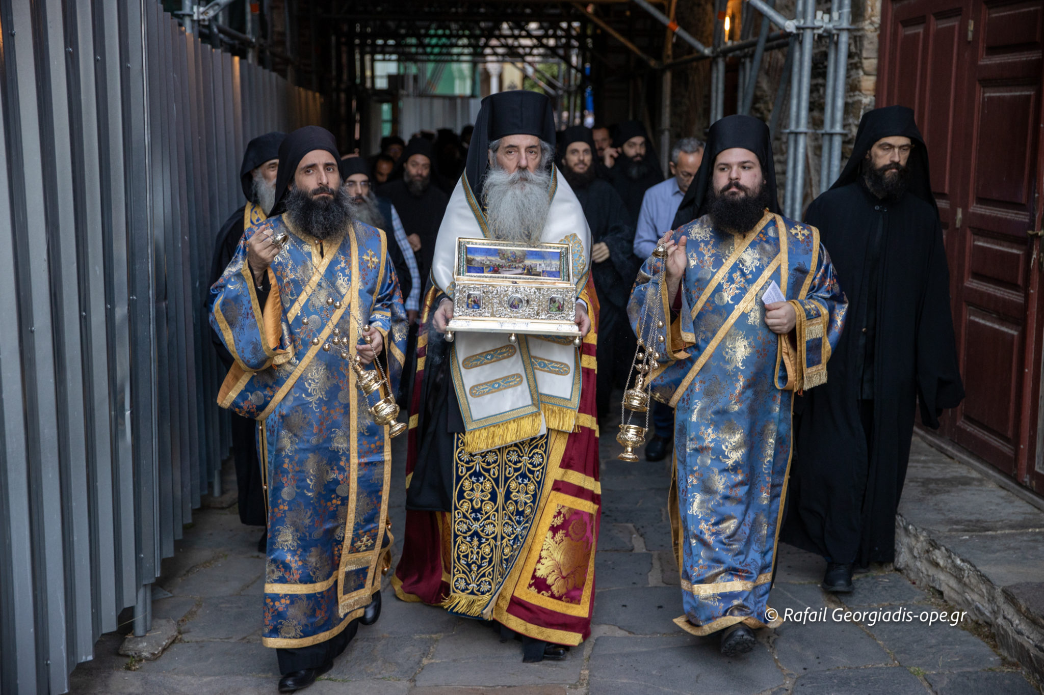 Αποστολή ope.gr: Η Πανήγυρη της Αγίας Ζώνης στην Ιερά Μεγίστη Μονή ...
