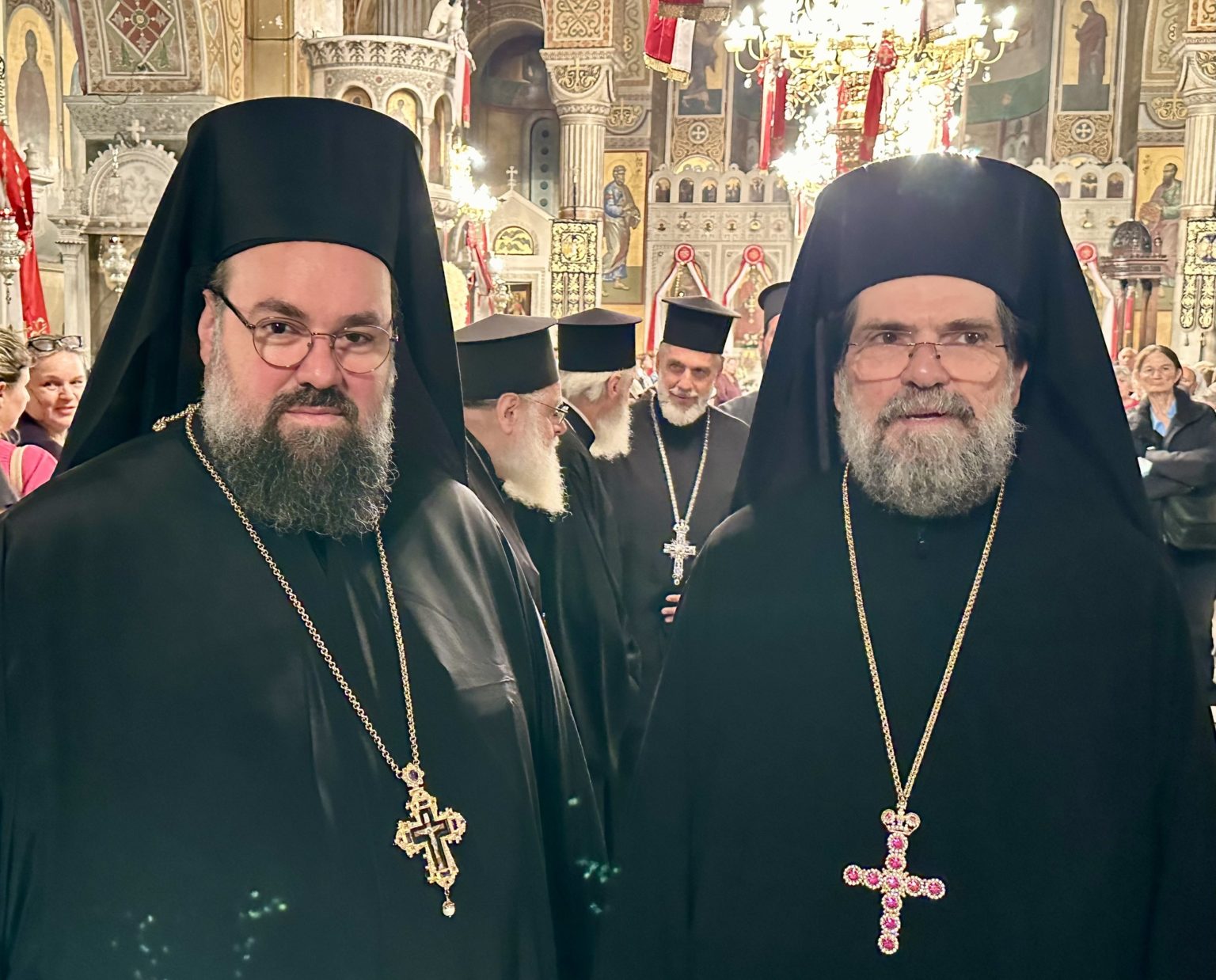 Ο Μητροπολίτης Θήρας Αμφιλόχιος στην πανήγυρη του Αγίου Λουκά Πατησίων ...