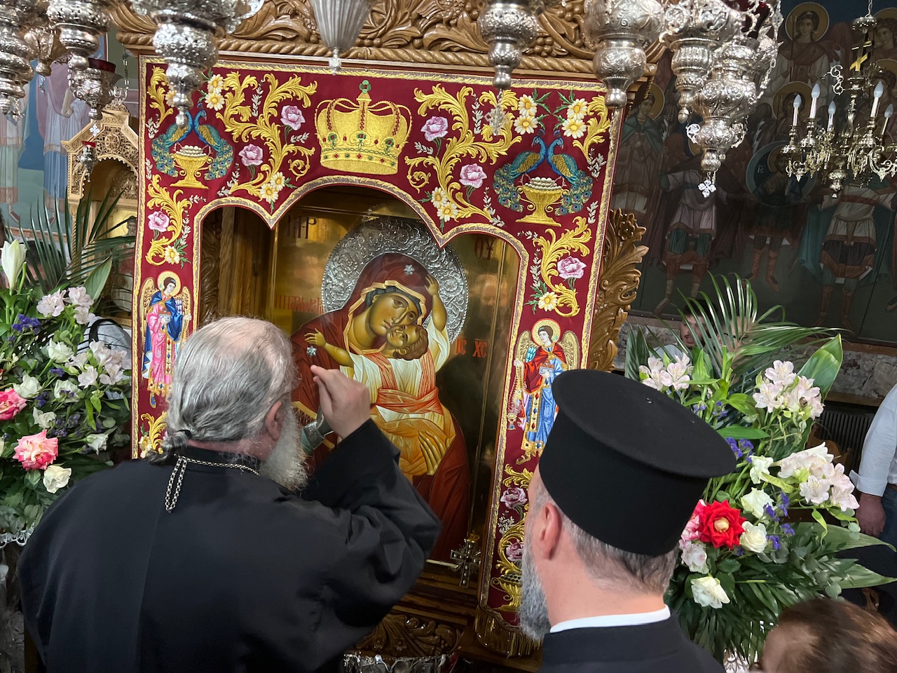 Ο Μητροπολίτης Λεμεσού Αθανάσιος στην Παναγία Παρηγορήτρια - Ορθοδοξία ...
