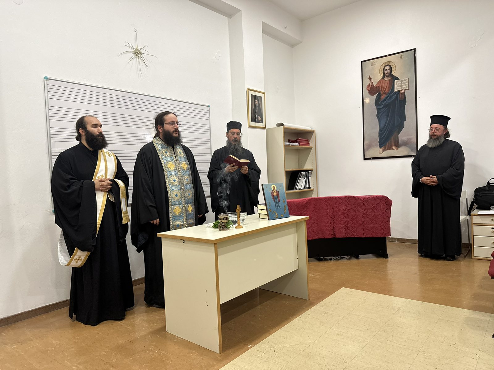 Ο αγιασμός για την έναρξη της νέας κατηχητικής χρονιάς ενώπιον ιερέων ...