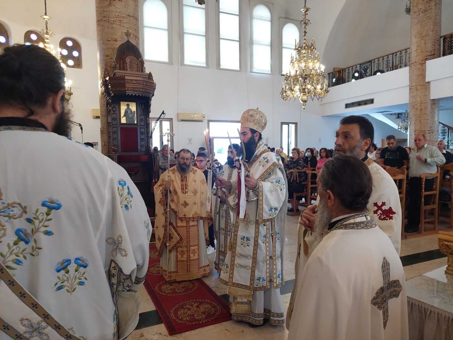 Αρχιερατική Θεία Λειτουργία ενώπιον των Ιερών Λειψάνων της Αγίας ...