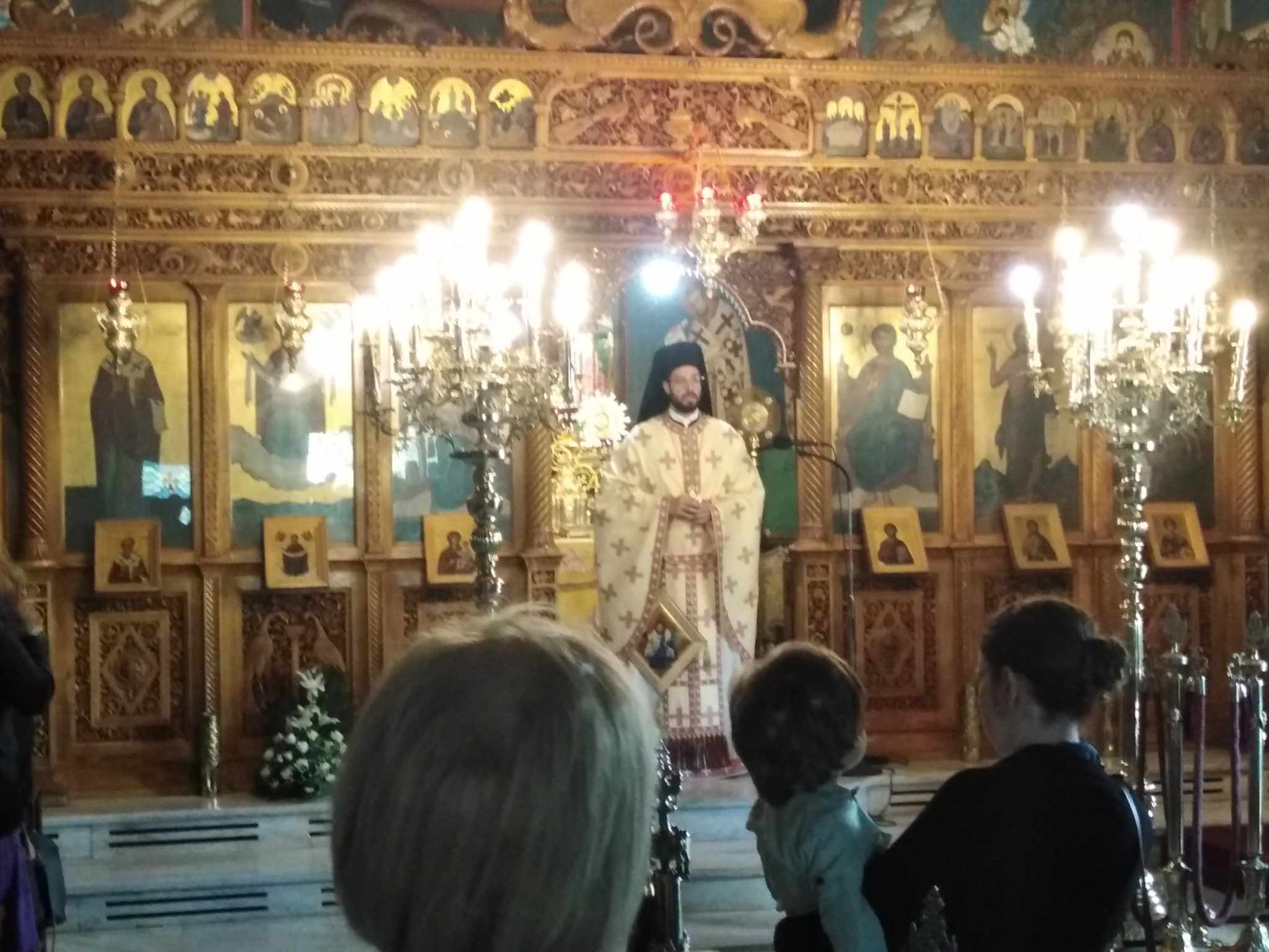 Ευλαβική προσευχή για τους Αγίους Θεοφόρους Πατέρες, στην Αγία Σκέπη ...