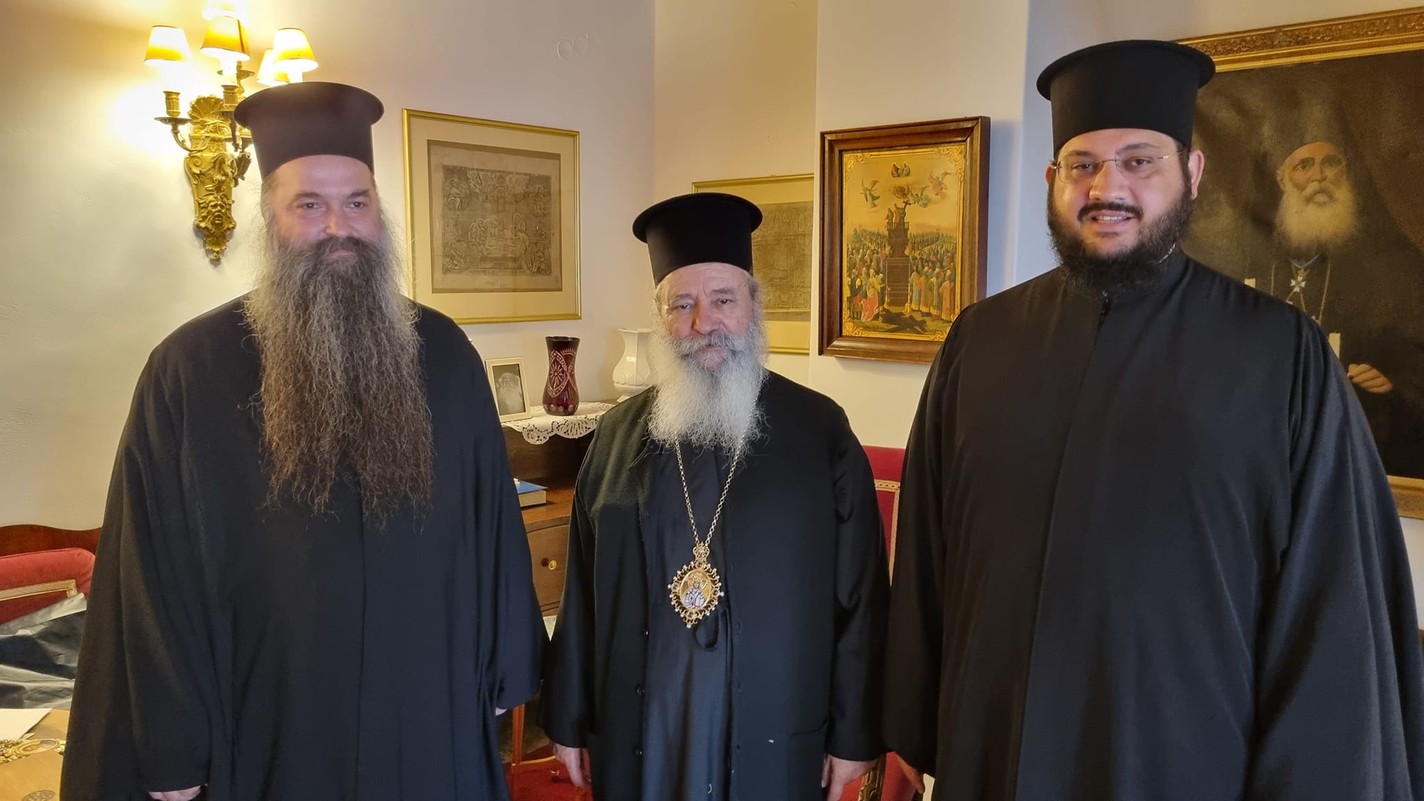 Ο Μητροπoλίτης Ύδρας υποδέχθηκε κληρικούς από το Πατριαρχείο Ρουμανίας ...