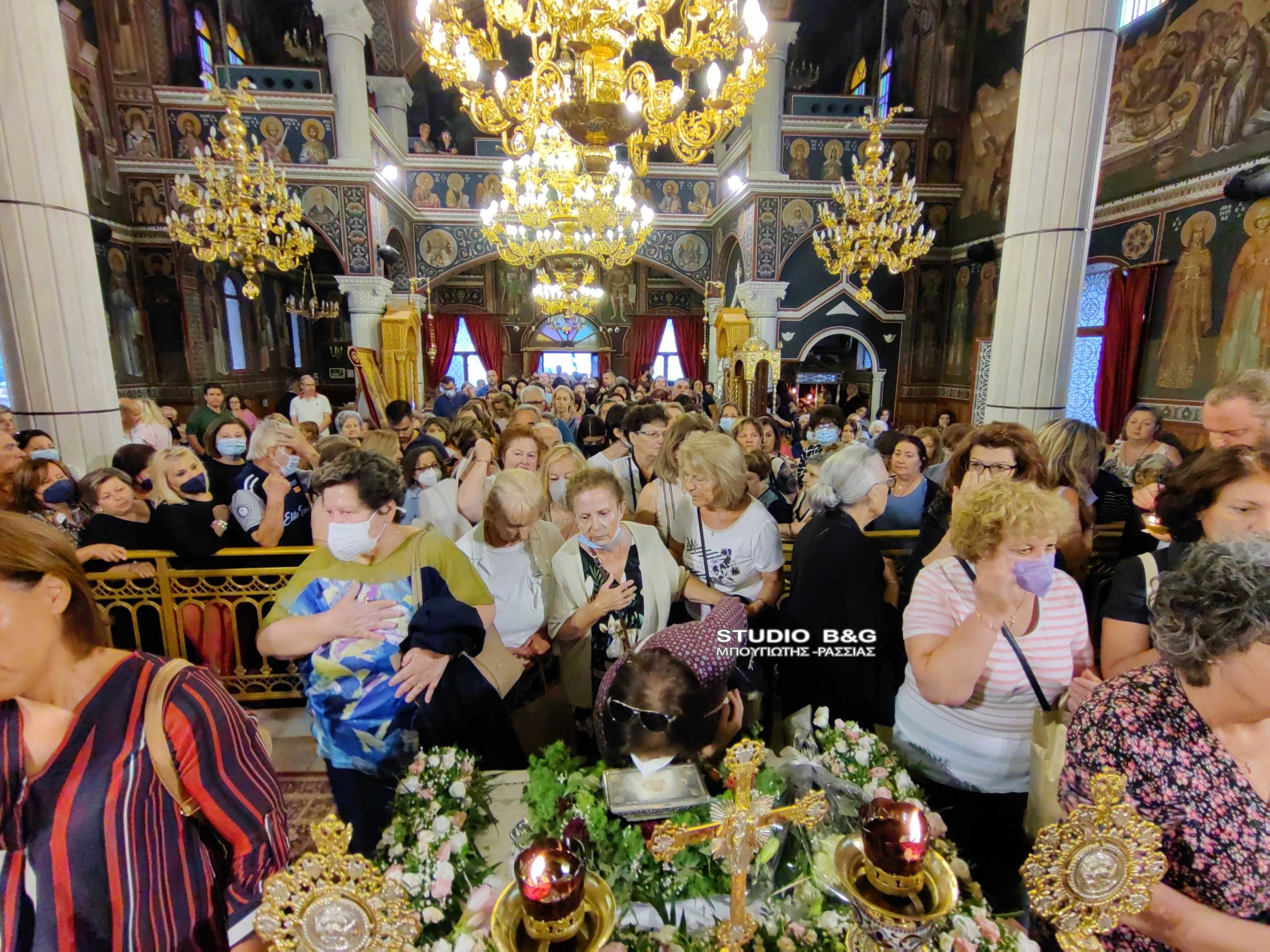 Λαοθάλασσα από όλα τα μέρη της Ελλάδος για τους Αγίους Ραφαήλ Νικόλαο ...