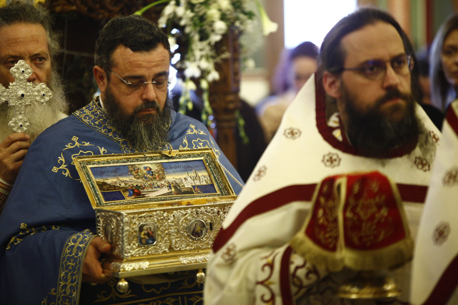 Ιωάννινα: Θεία Λειτουργία πριν την αναχώρηση της Αγίας Ζώνης ...