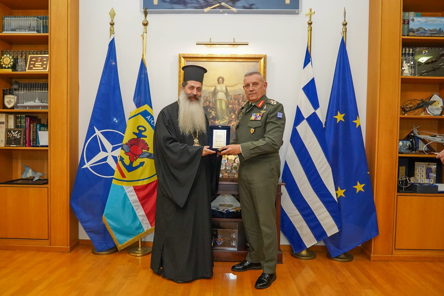 Συνάντηση Μητροπολίτη Φθιώτιδος Συμεών με τον Αρχηγό ΓΕΕΘΑ - Ορθοδοξία ...