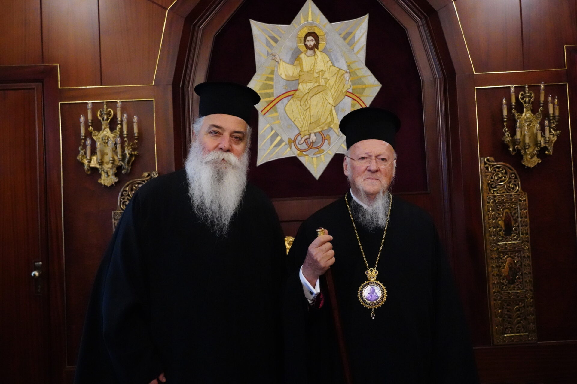 Ο Οικουμενικός Πατριάρχης τίμησε τον Πρωτοπρεσβύτερο Θωμά Χρυσικό ...