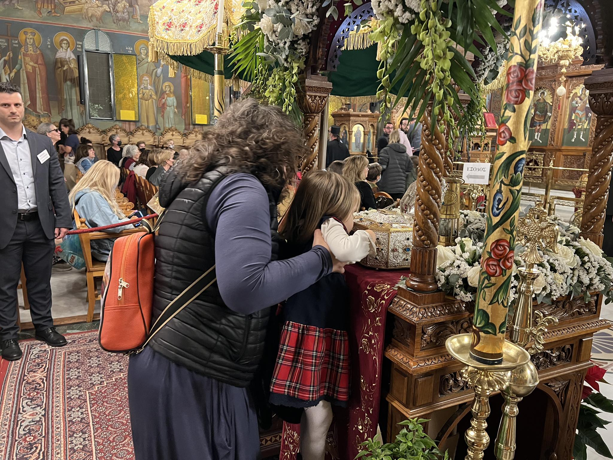 Κοσμοσυρροή για την Τιμία Κάρα του Ιερού Χρυσοστόμου στον Ι.Ν. Αγίου ...