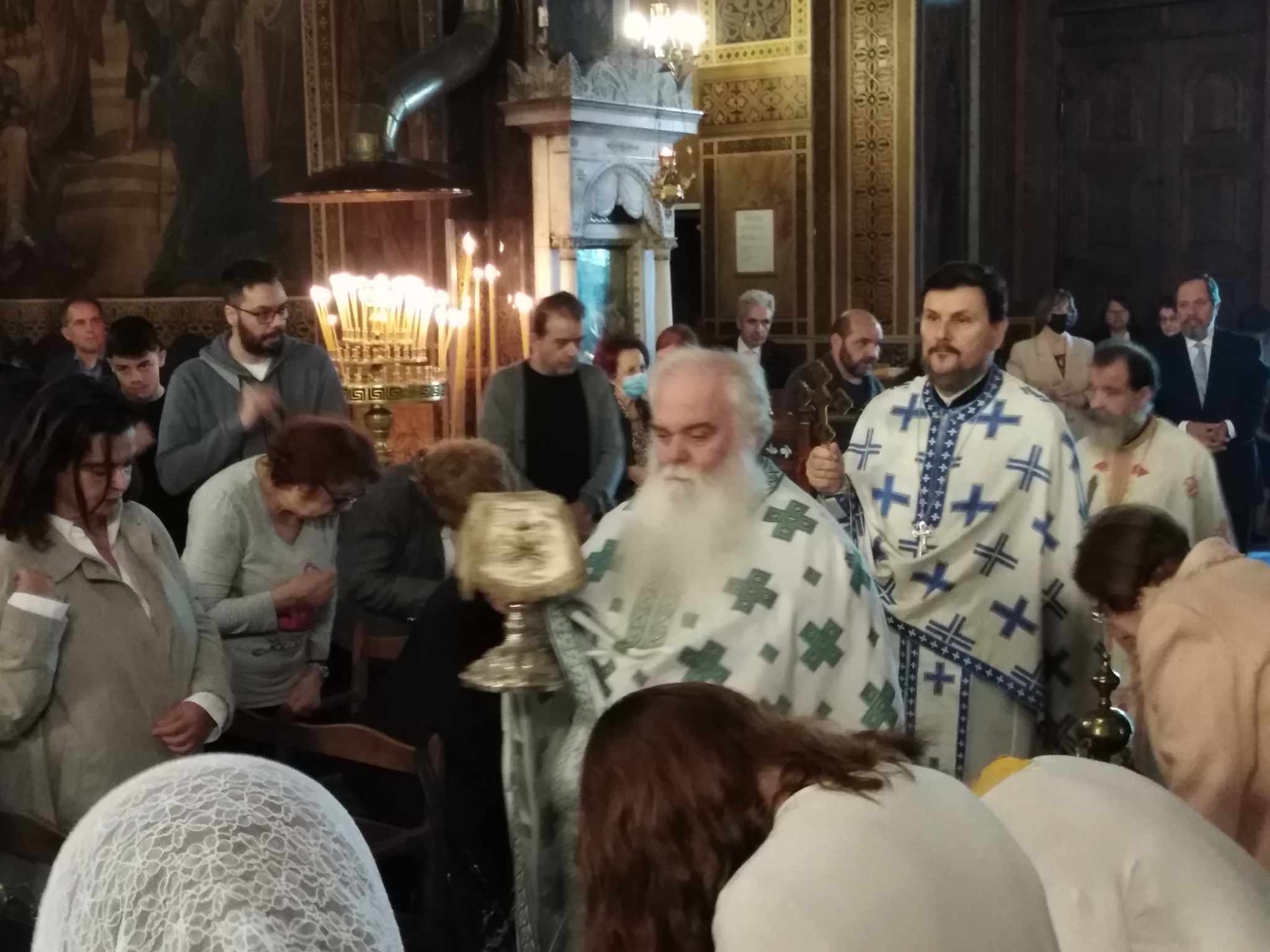 Ευλαβική προσευχή για το κατά Λουκάν Ευαγγέλιο H΄, στην Αγία Ζώνη ...