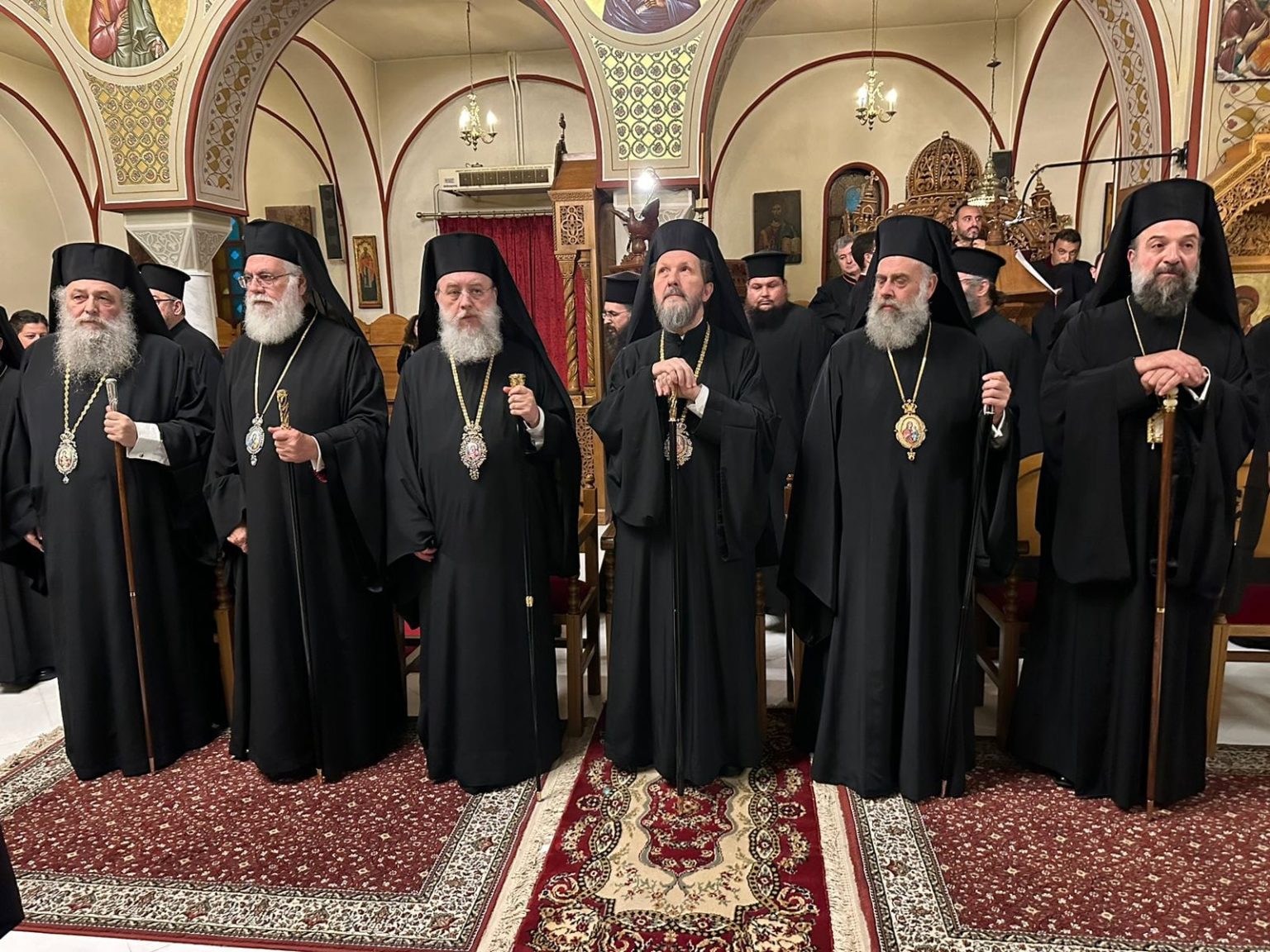 Πολυαρχιερατικός Εσπερινός Αγίου Αμφιλοχίου και ονομαστήρια Μητροπολίτη ...