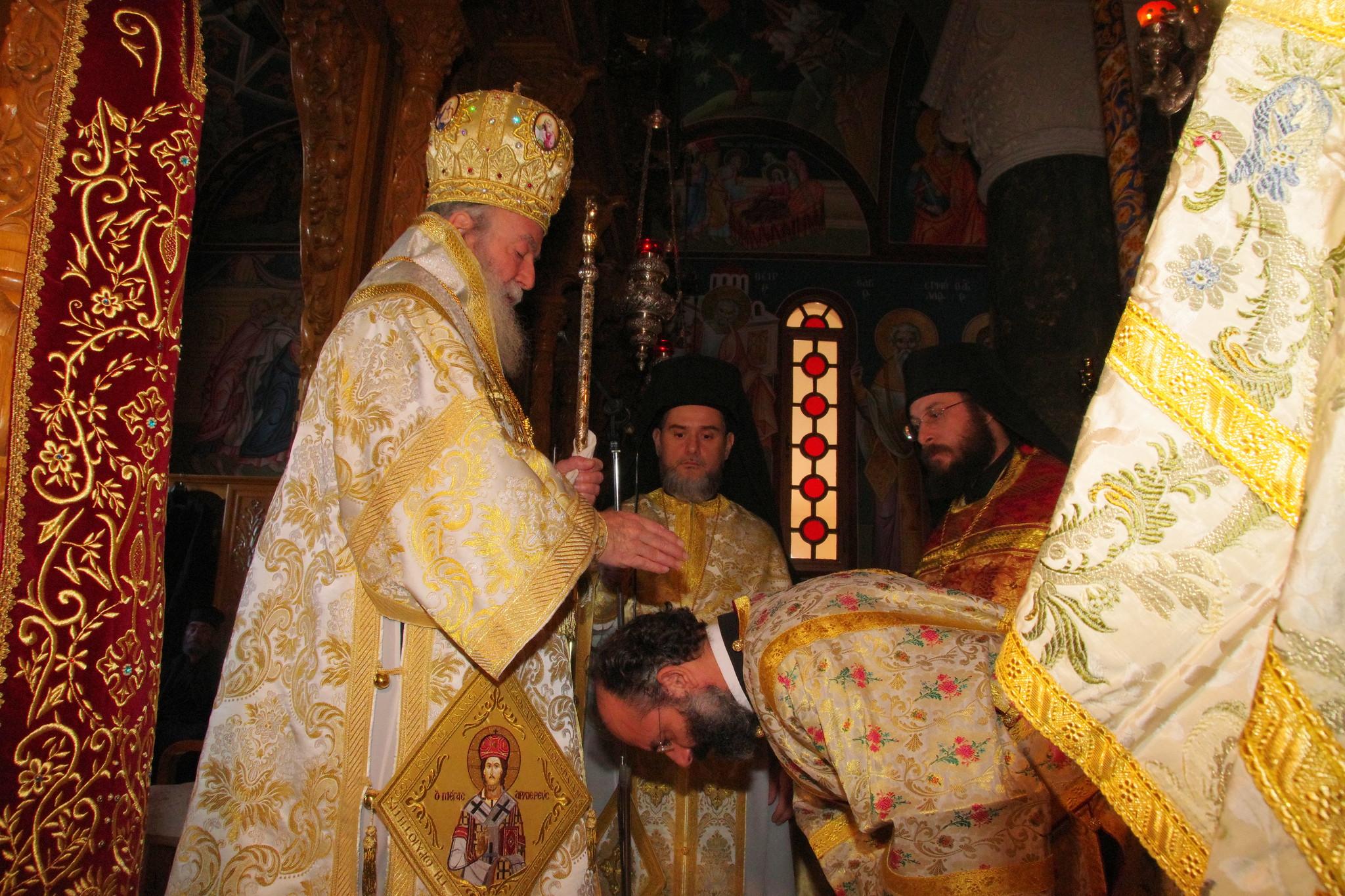 Χειροτονία Διακόνου από τον Μητροπολίτη Ελευθερουπόλεως στη Μονή Αγίου ...