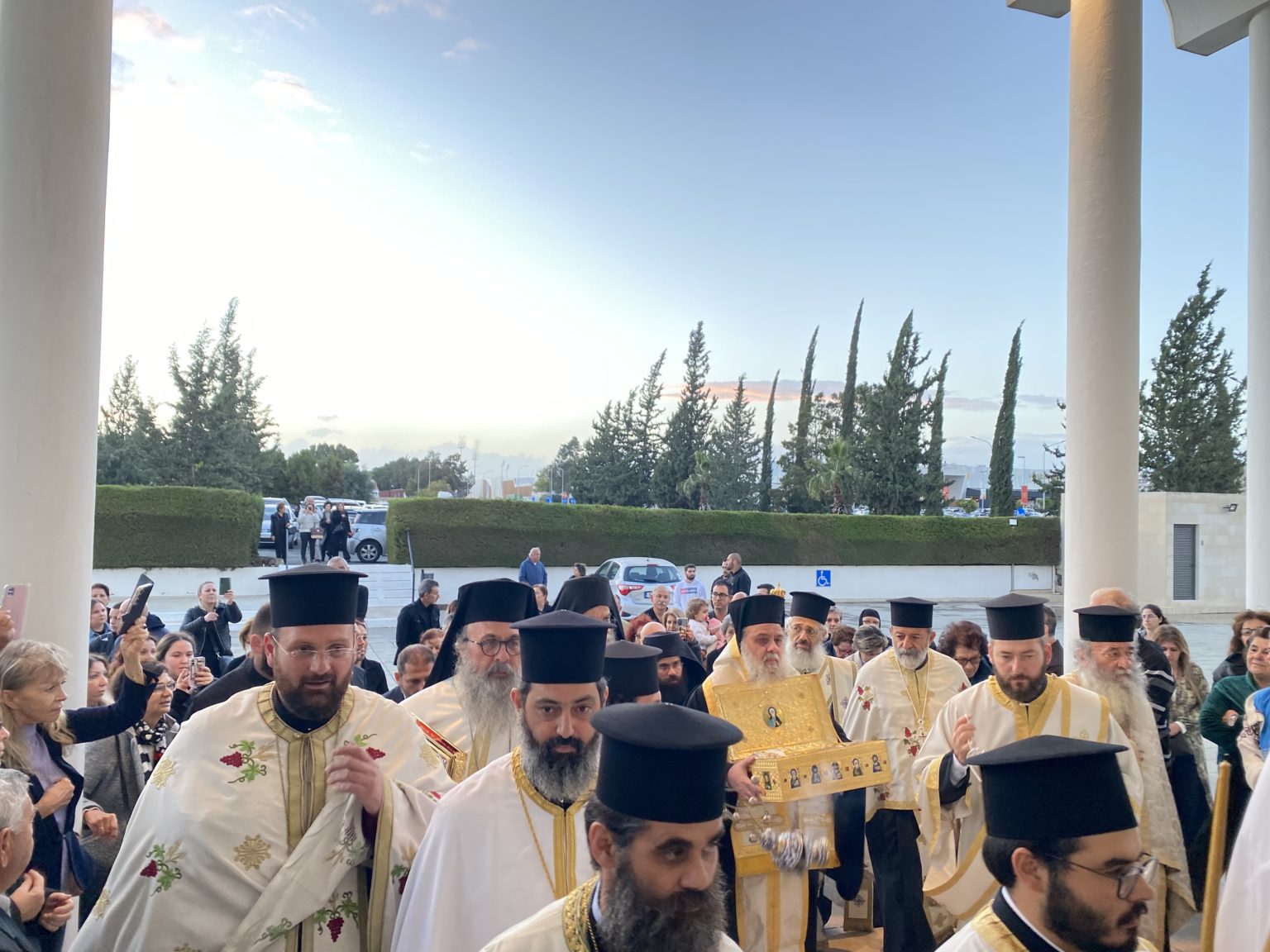 Η Λάρνακα υποδέχθηκε τα Ιερά Λείψανα του Αγίου Αποστόλου Ανδρέου από τη ...