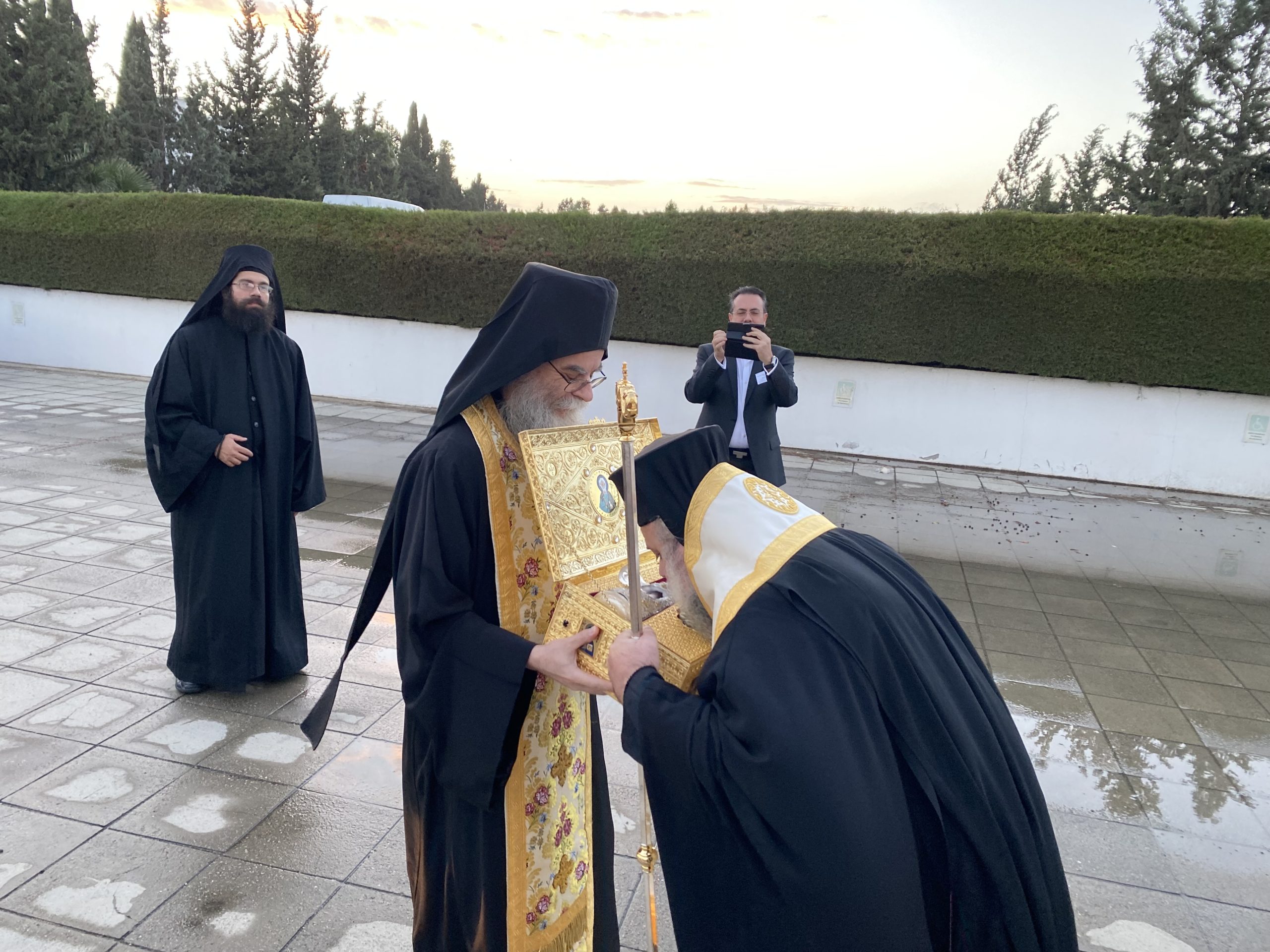 Η Λάρνακα υποδέχθηκε τα Ιερά Λείψανα του Αγίου Αποστόλου Ανδρέου από τη ...