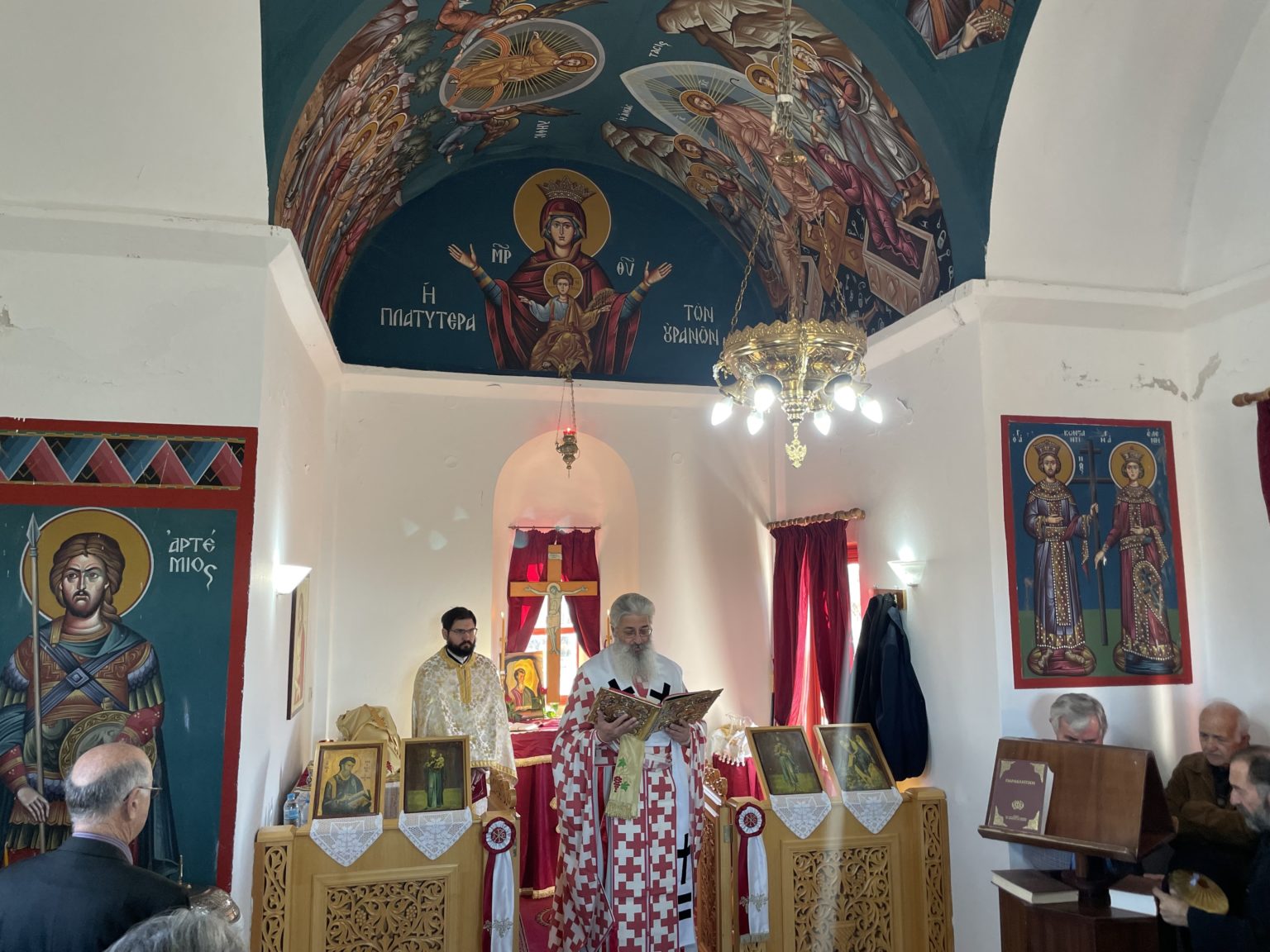 Ο Μητροπολίτης Αλεξανδρουπόλεως στο πανηγυρίζον παρεκκλήσι του Αγίου ...