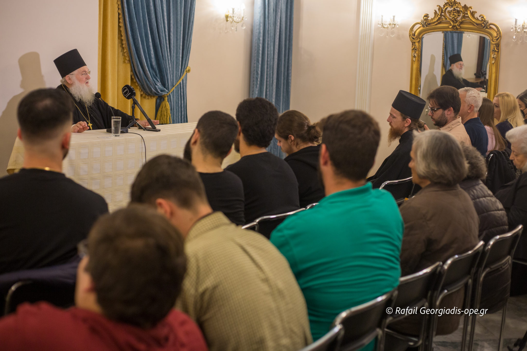 Γέροντας Εφραίμ: "Μέσα στην Εκκλησία δεν υπάρχει ποτέ κορεσμός, αλλά ...