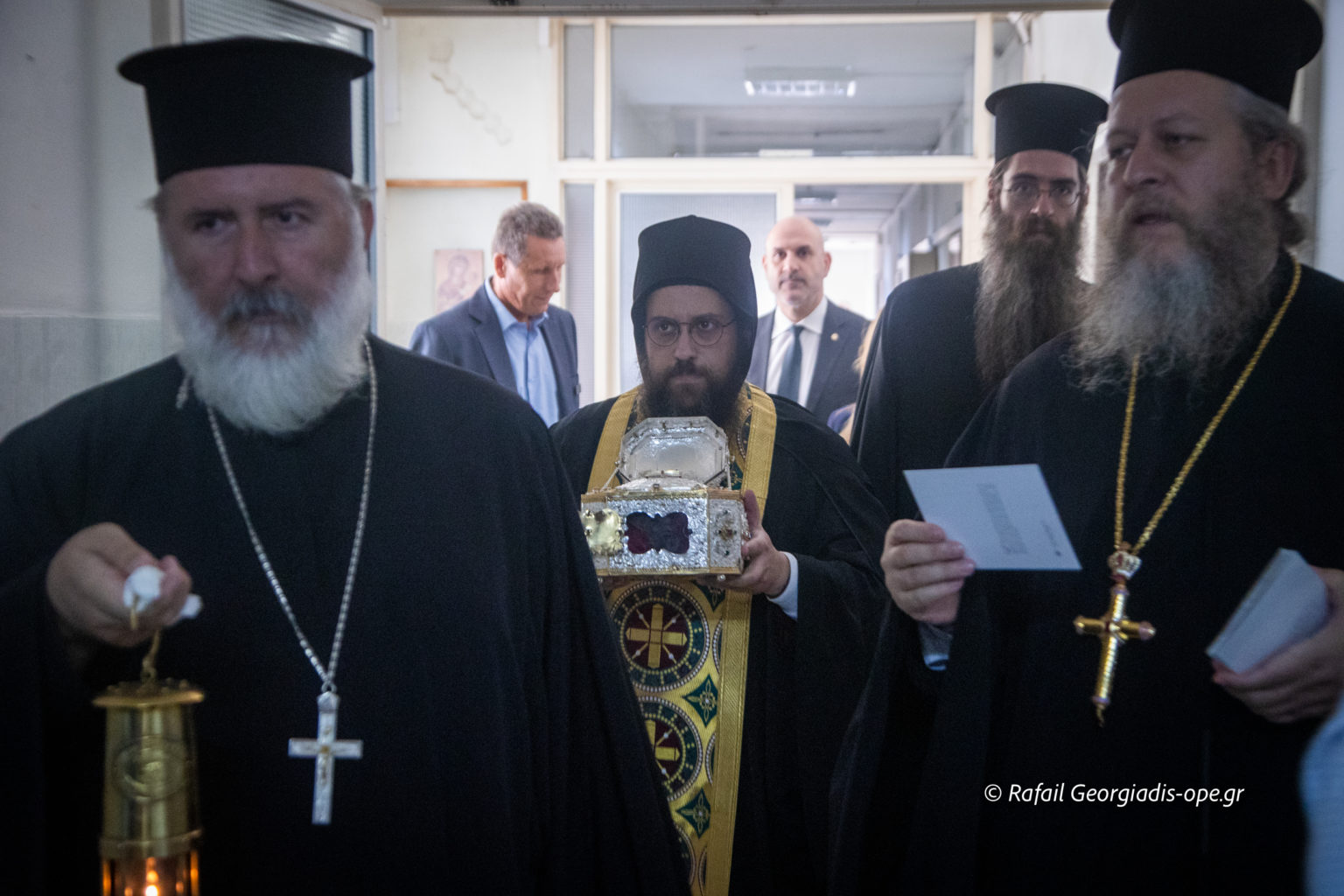Η Τιμία Κάρα του Ιερού Χρυσοστόμου στο νοσοκομείο "ΠΑΜΜΑΚΑΡΙΣΤΟΣ" (ΦΩΤΟ ...