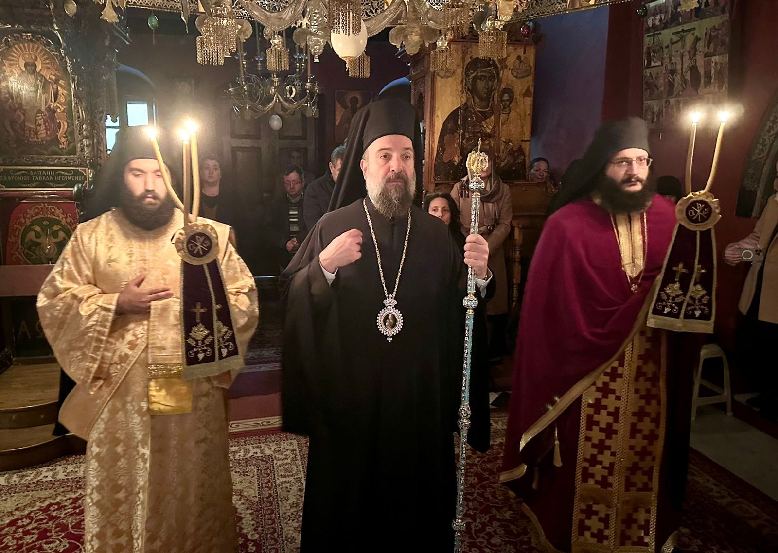 Ο Μητροπολίτης Αμφιλόχιος στην Ιερά Μονή Προφήτου Ηλιού Θήρας ...