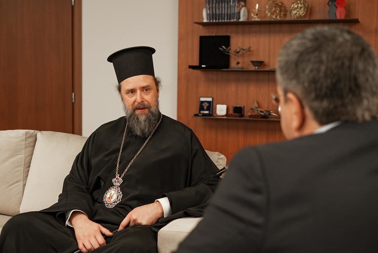 Ο Περιφερειάρχης Κεντρικής Μακεδονίας υποδέχθηκε τον Μητροπολίτη ...