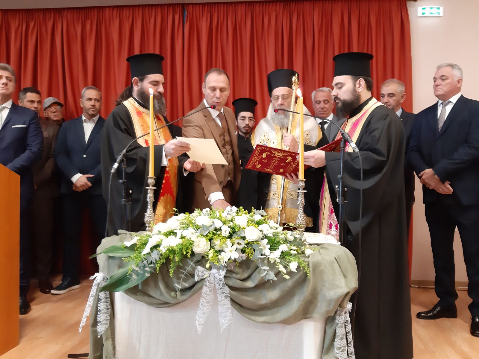 Ο Μητροπολίτης Θεσσαλιώτιδος τέλεσε την ορκωμοσία του νέου Δημάρχου ...