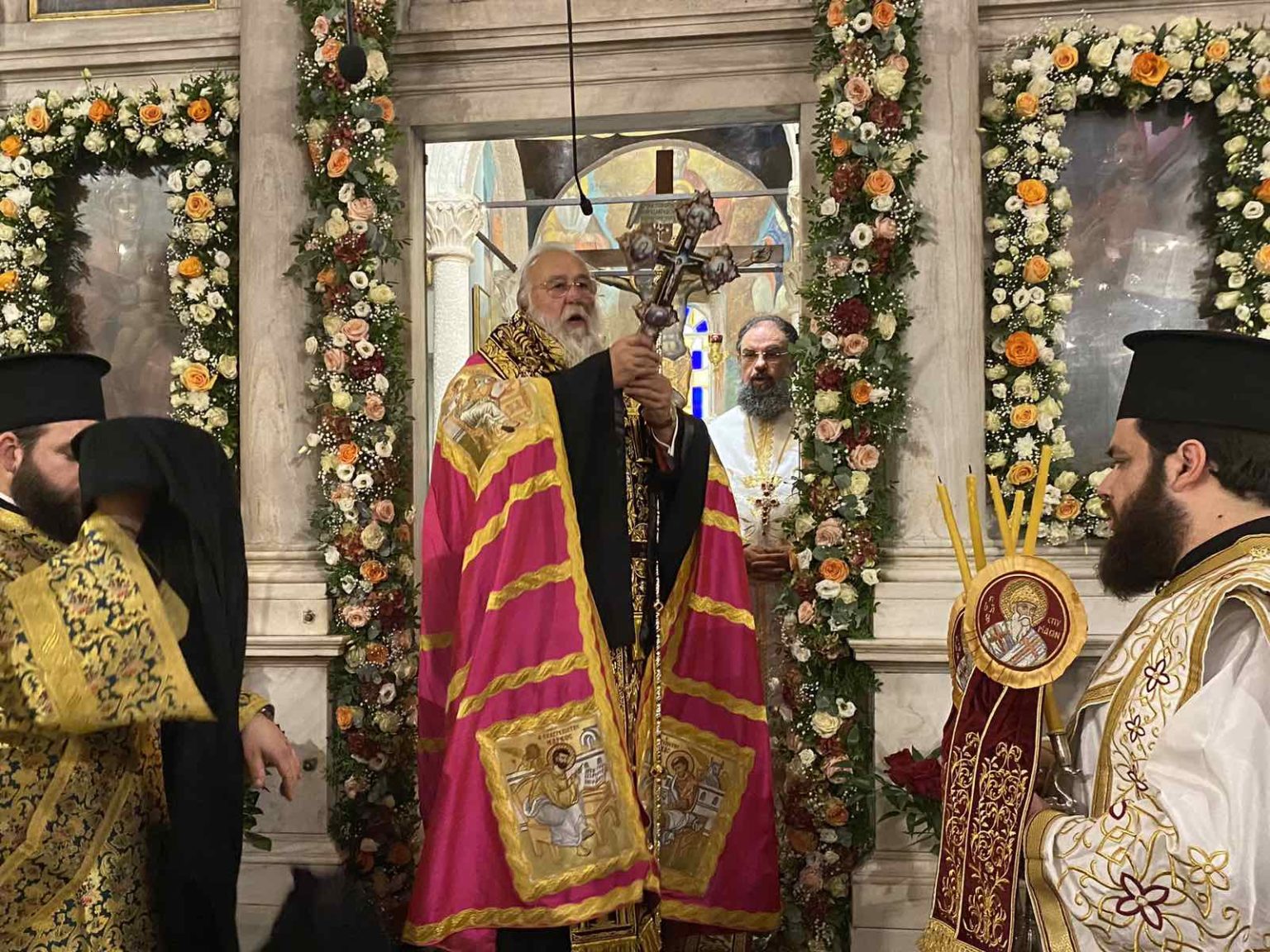 Με την συμμετοχή πλήθους πιστών ξεκίνησε η τριήμερος πανήγυρις του ...