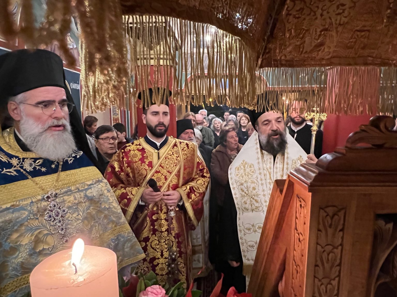 Η Εικόνα της Παναγίας της Χοζοβιωτίσσης Αμοργού στην Αγία Βαρβάρα ...
