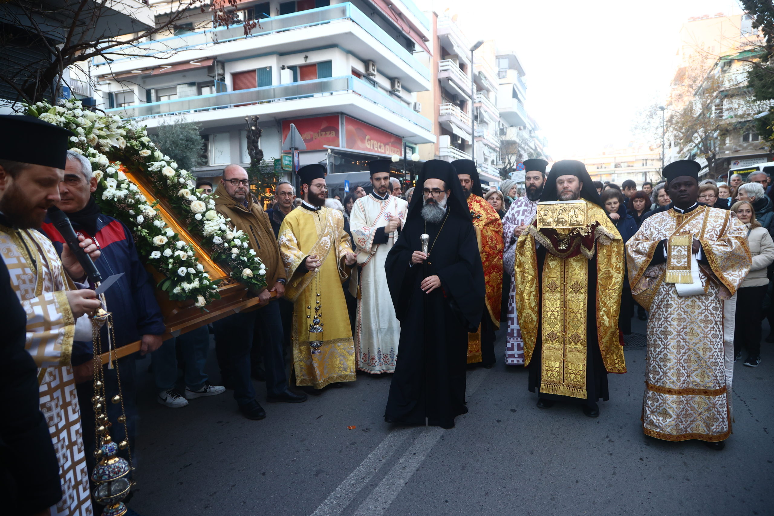 Το ope.gr στην Τριανδρία: Αρχιερατικός Εσπερινός και Λιτανεία στον ...