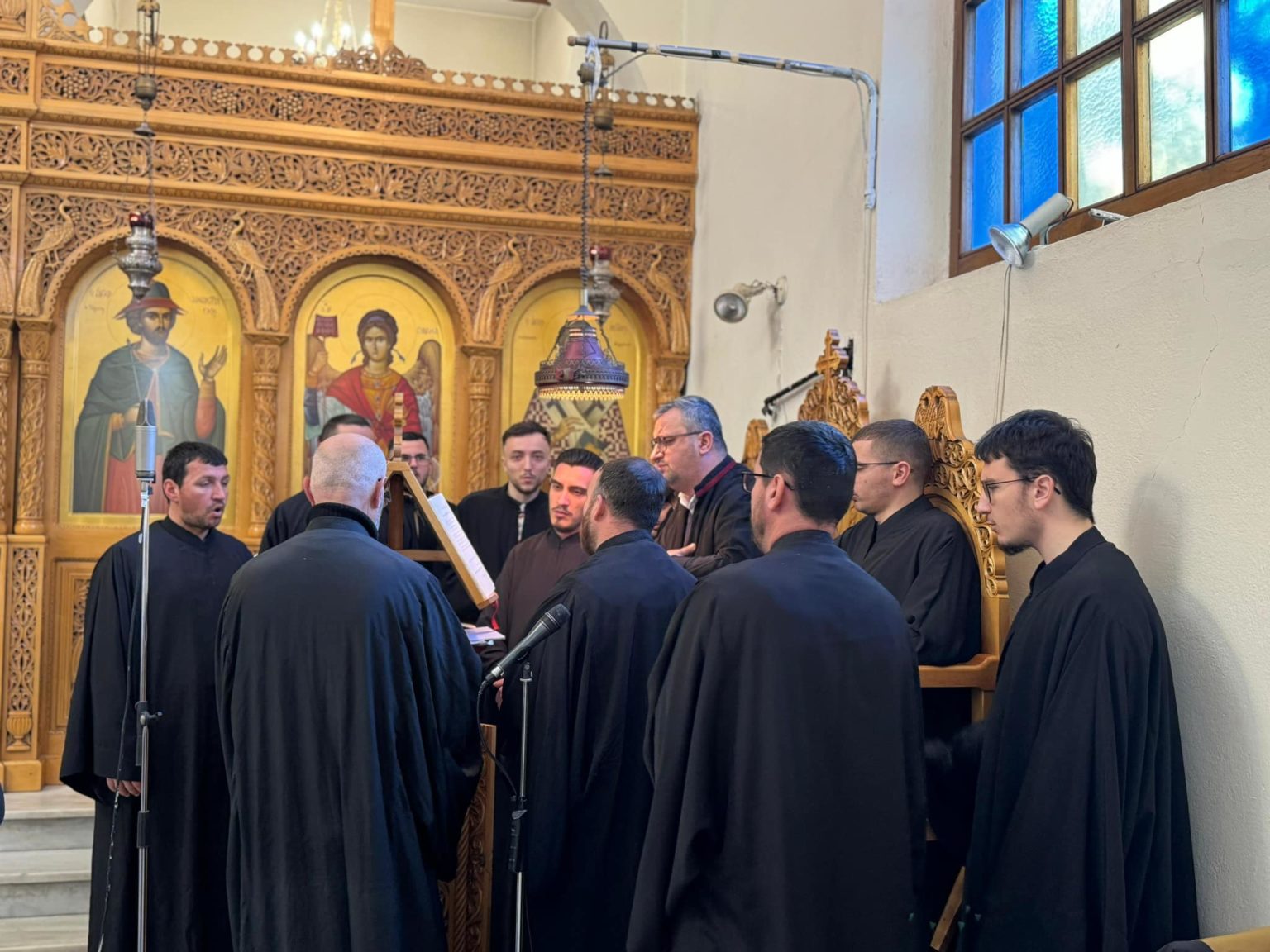 Η Εκκλησία της Αλβανίας εύχεται στον Αρχιεπίσκοπο Αναστάσιο για τα ...