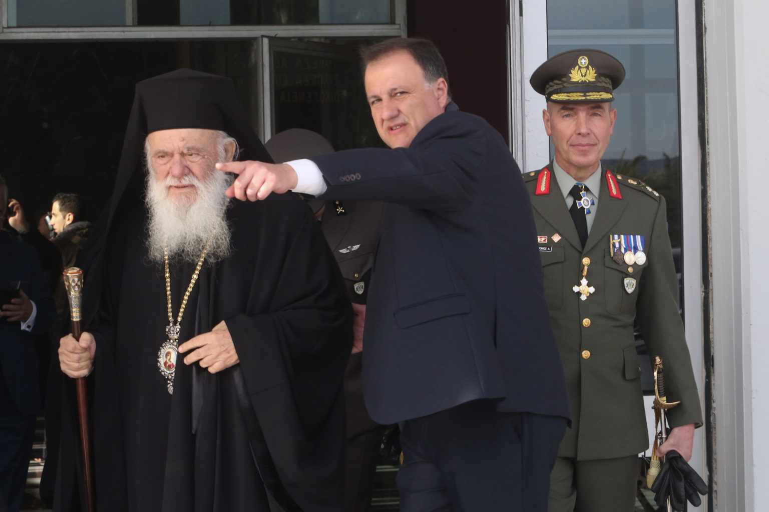 Παρουσία του Αρχιεπισκόπου Αθηνών η τελετή παράδοσης – παραλαβής ...