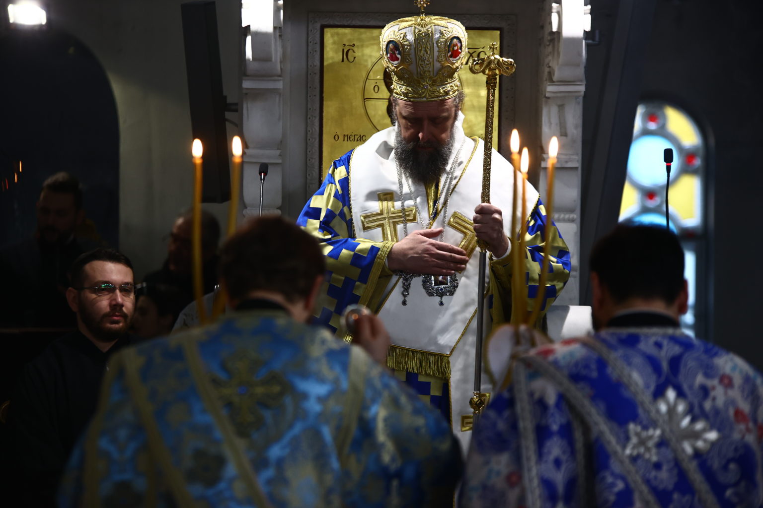 Παραμονή Θεοφανείων στον Ιερό Ναό Αγίου Φωτίου του Μεγάλου στη Νέα ...