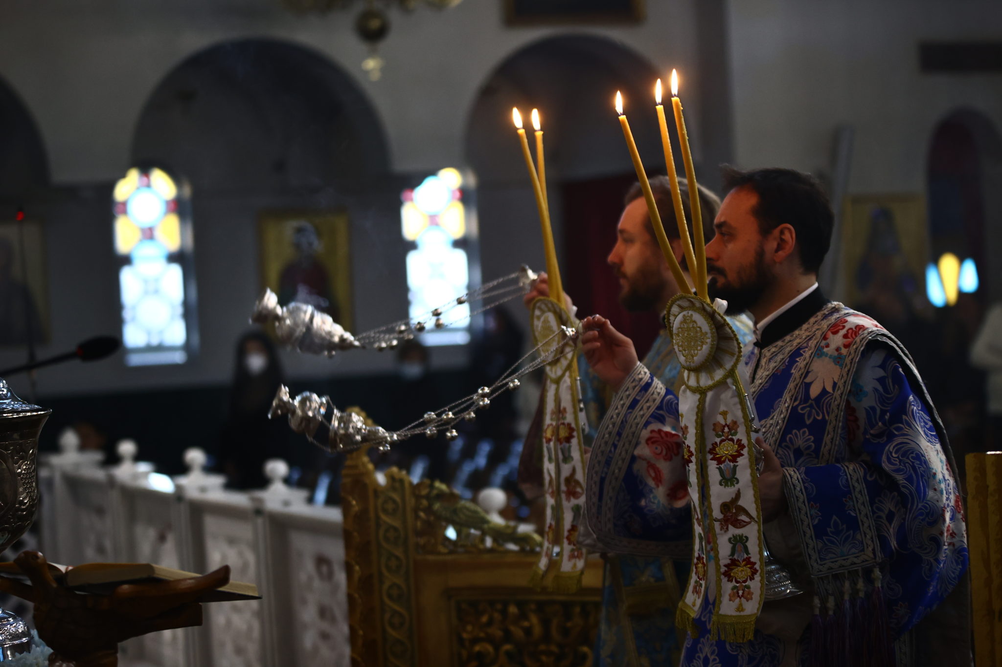 Παραμονή Θεοφανείων στον Ιερό Ναό Αγίου Φωτίου του Μεγάλου στη Νέα ...