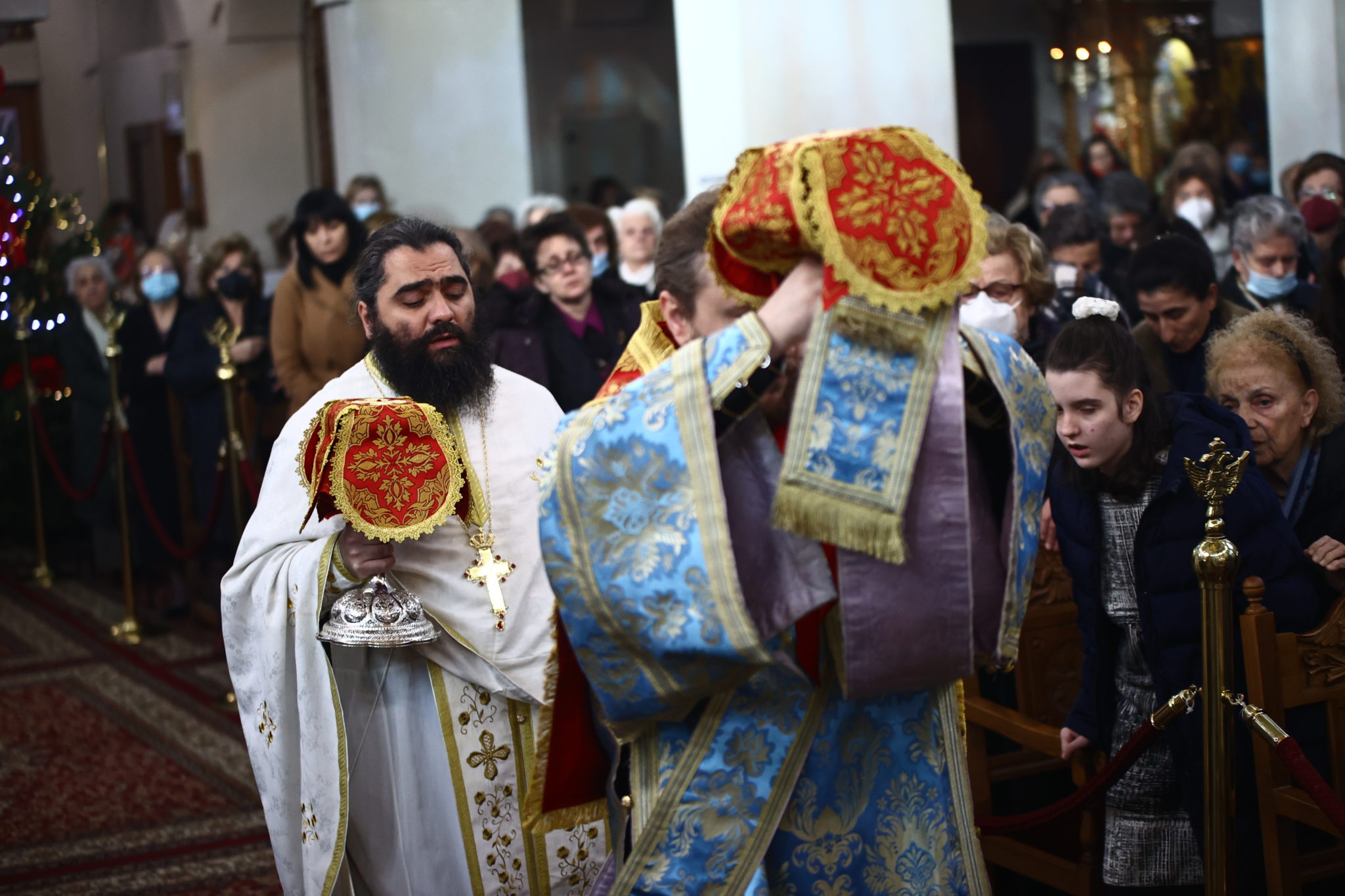 Παραμονή Θεοφανείων στον Ιερό Ναό Αγίου Φωτίου του Μεγάλου στη Νέα ...