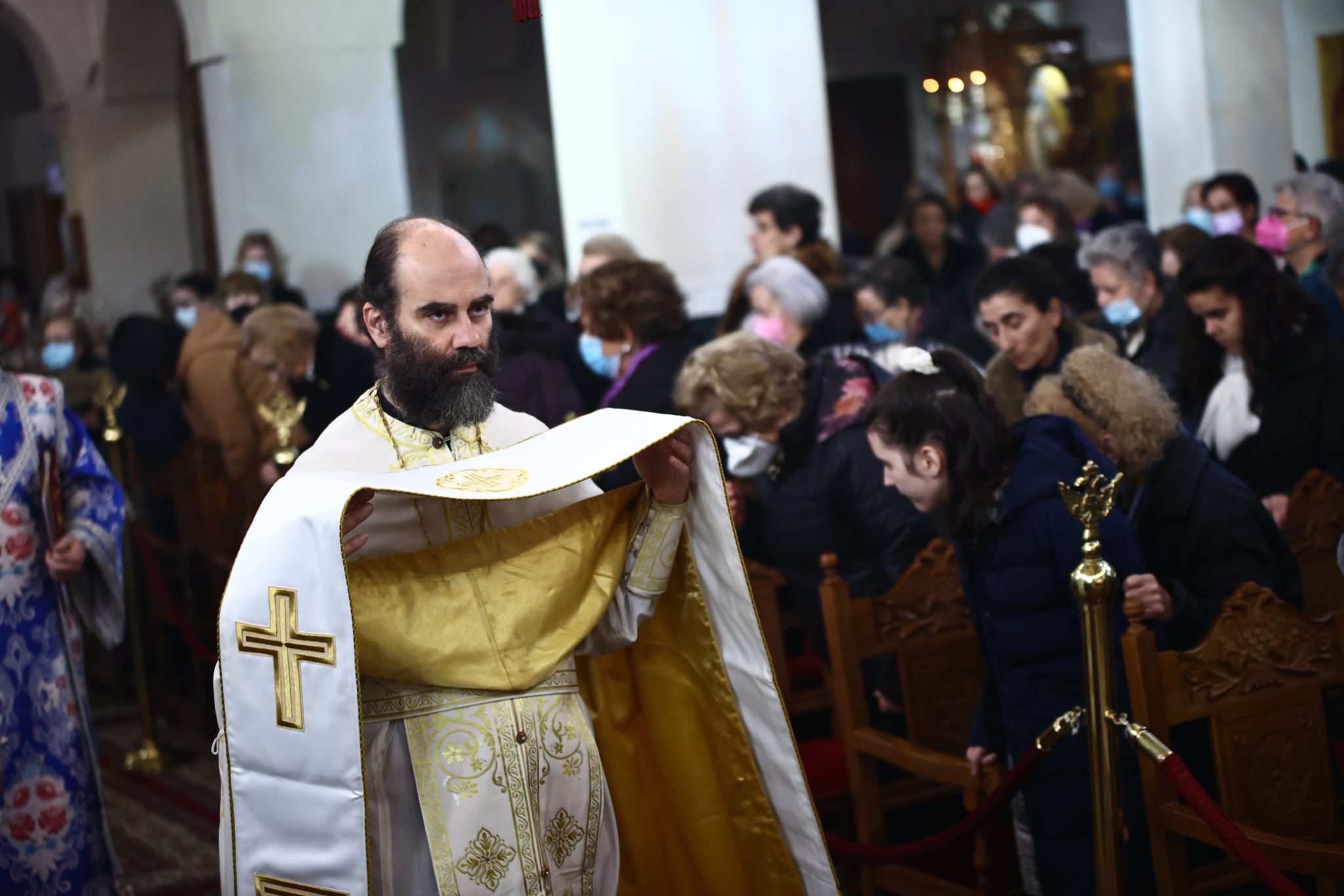 Παραμονή Θεοφανείων στον Ιερό Ναό Αγίου Φωτίου του Μεγάλου στη Νέα ...