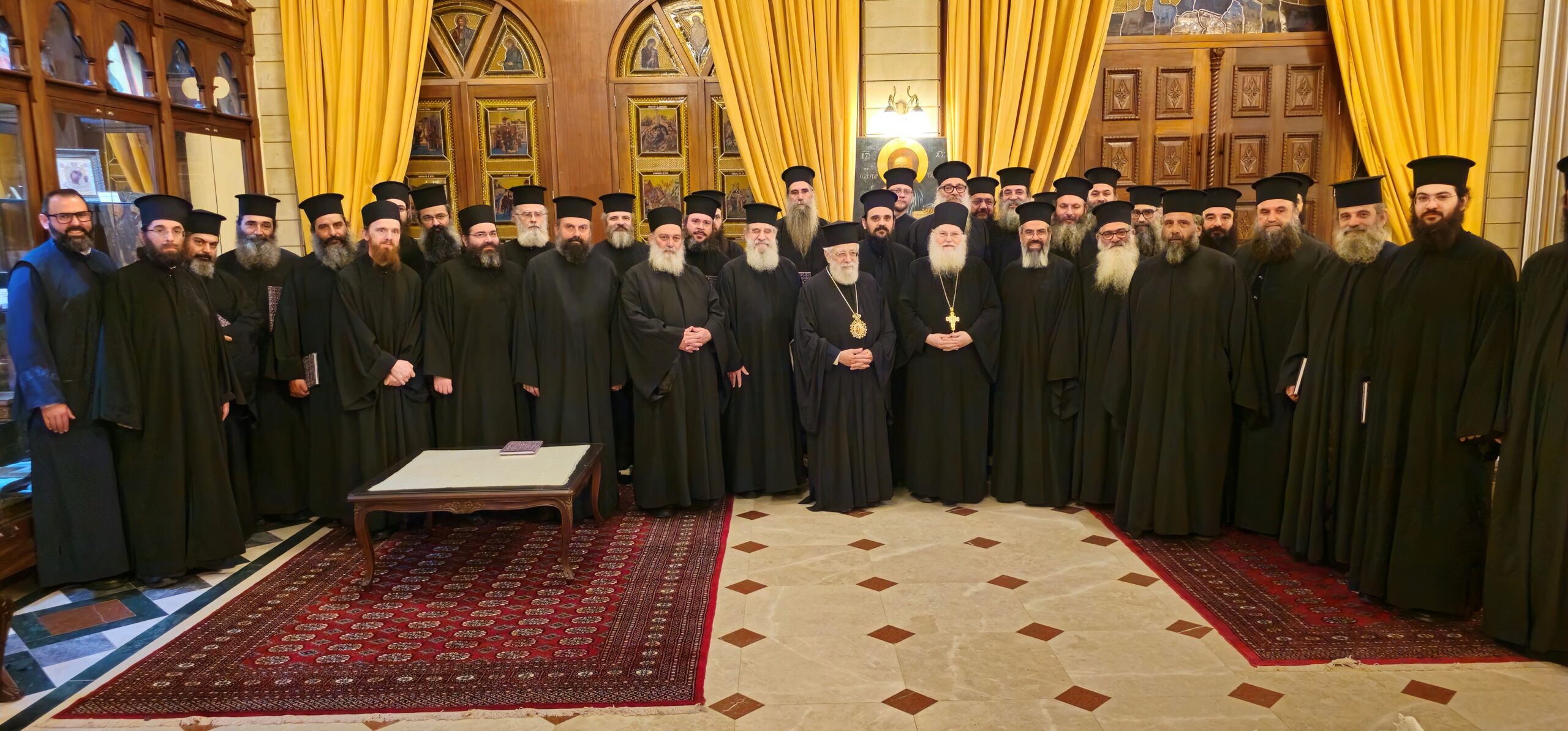 Ο Γέροντας Εφραίμ μίλησε στην Ιερατική Σύναξη της Μητροπόλεως ...