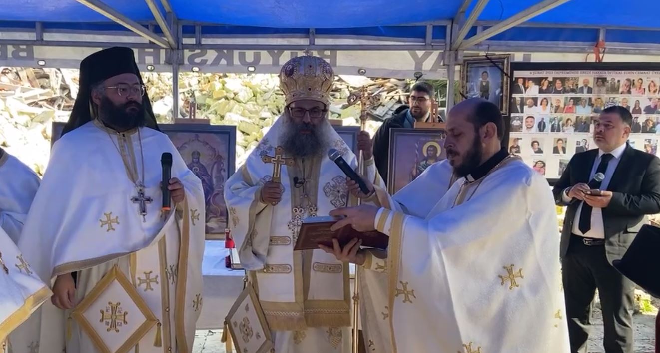 Αντιόχεια: Θεία Λειτουργία στα χαλάσματα του Ναού των Αγίων Πέτρου και ...