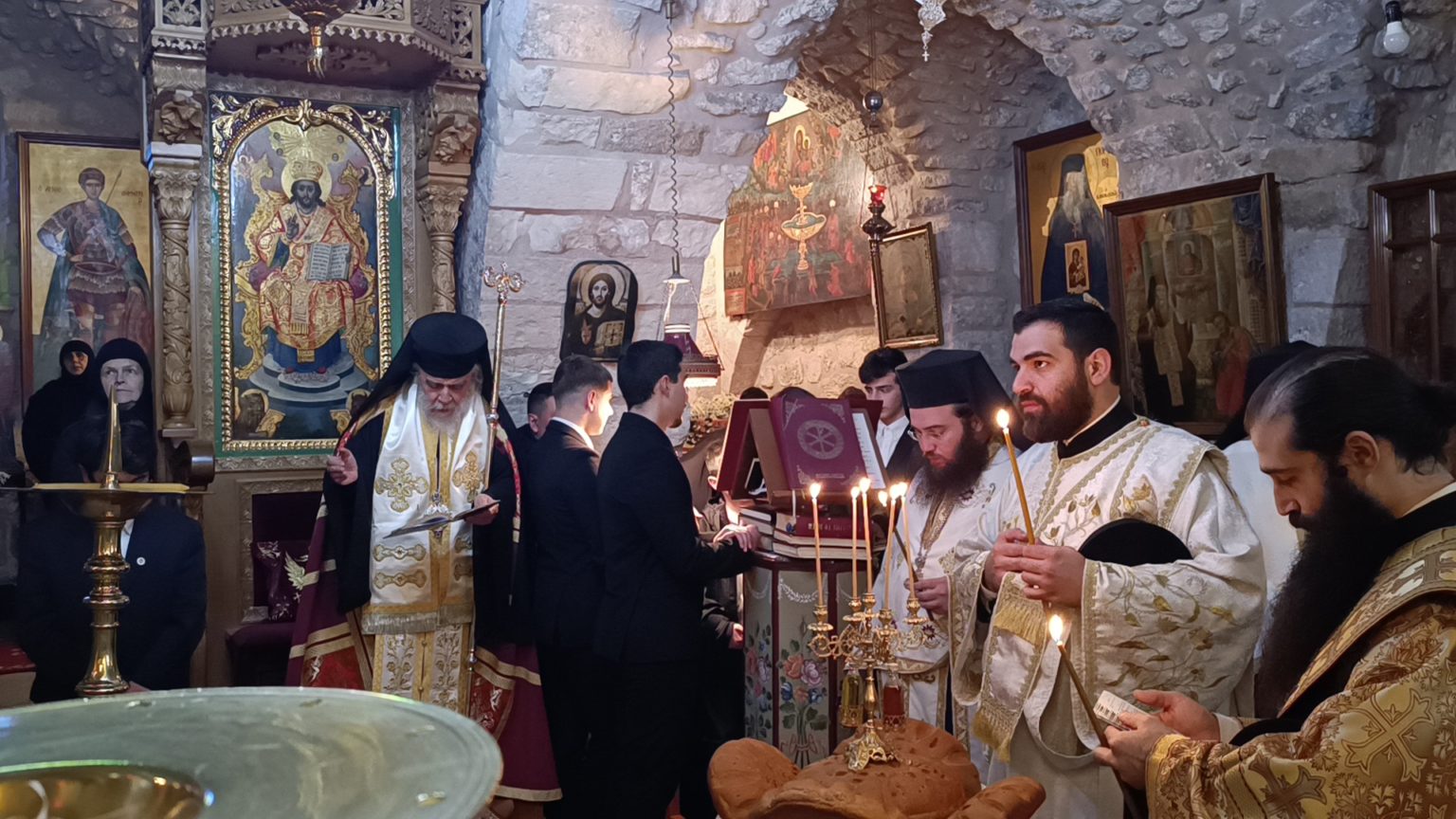 Ιεροσόλυμα: Η εορτή της Υπαπαντής του Κυρίου στην Ιερά Μονή Παναγίας ...