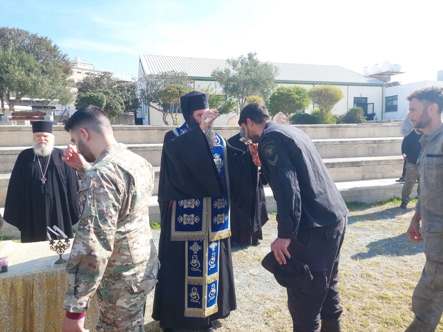 Τον αγιασμό των Ενόπλων Δυνάμεων της επαρχίας Πάφου τέλεσε ο ...
