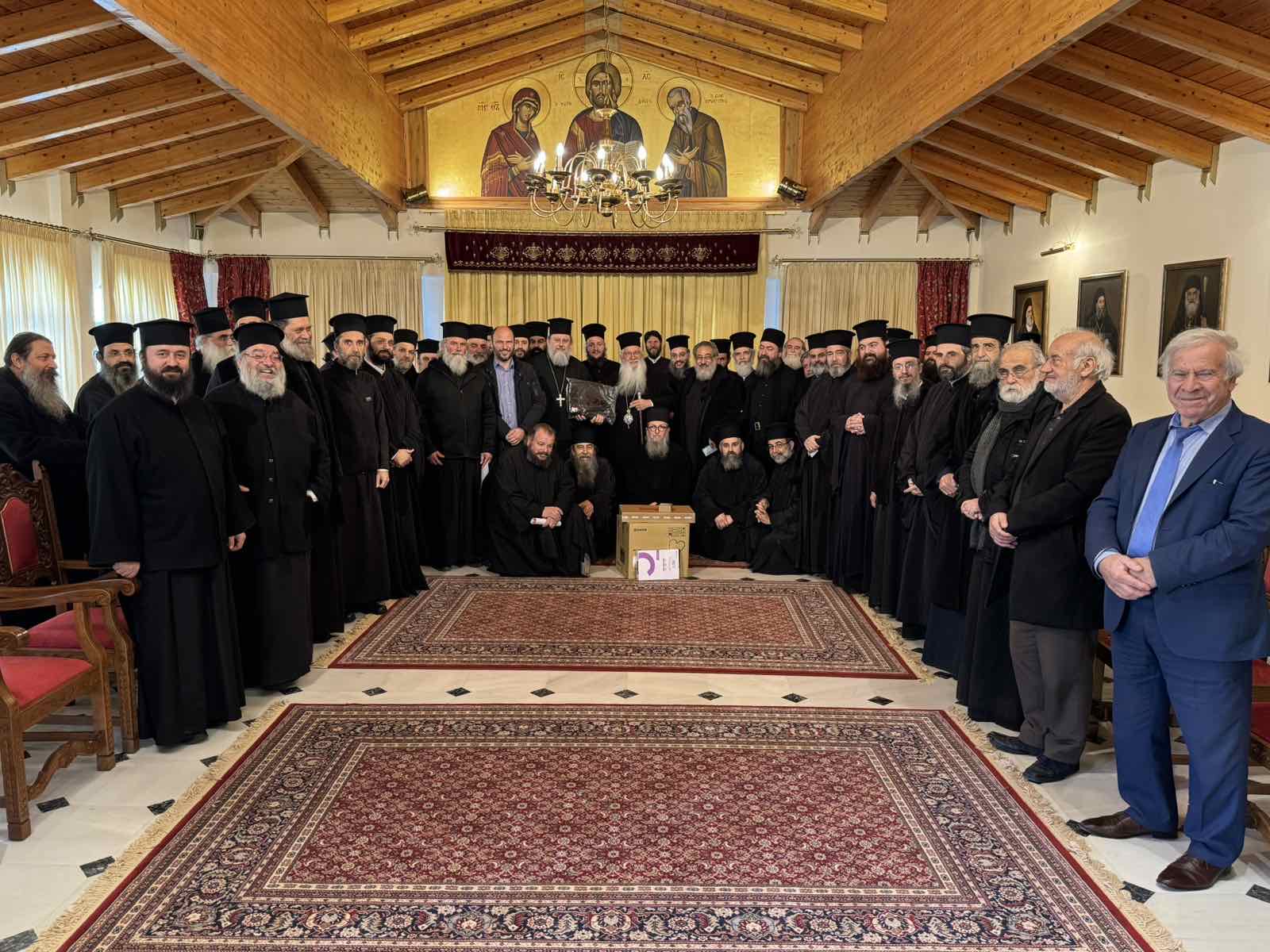 Υπολογιστές και εκτυπωτές έλαβαν οι ιερείς της Ιεράς Μητροπόλεως Θηβών ...