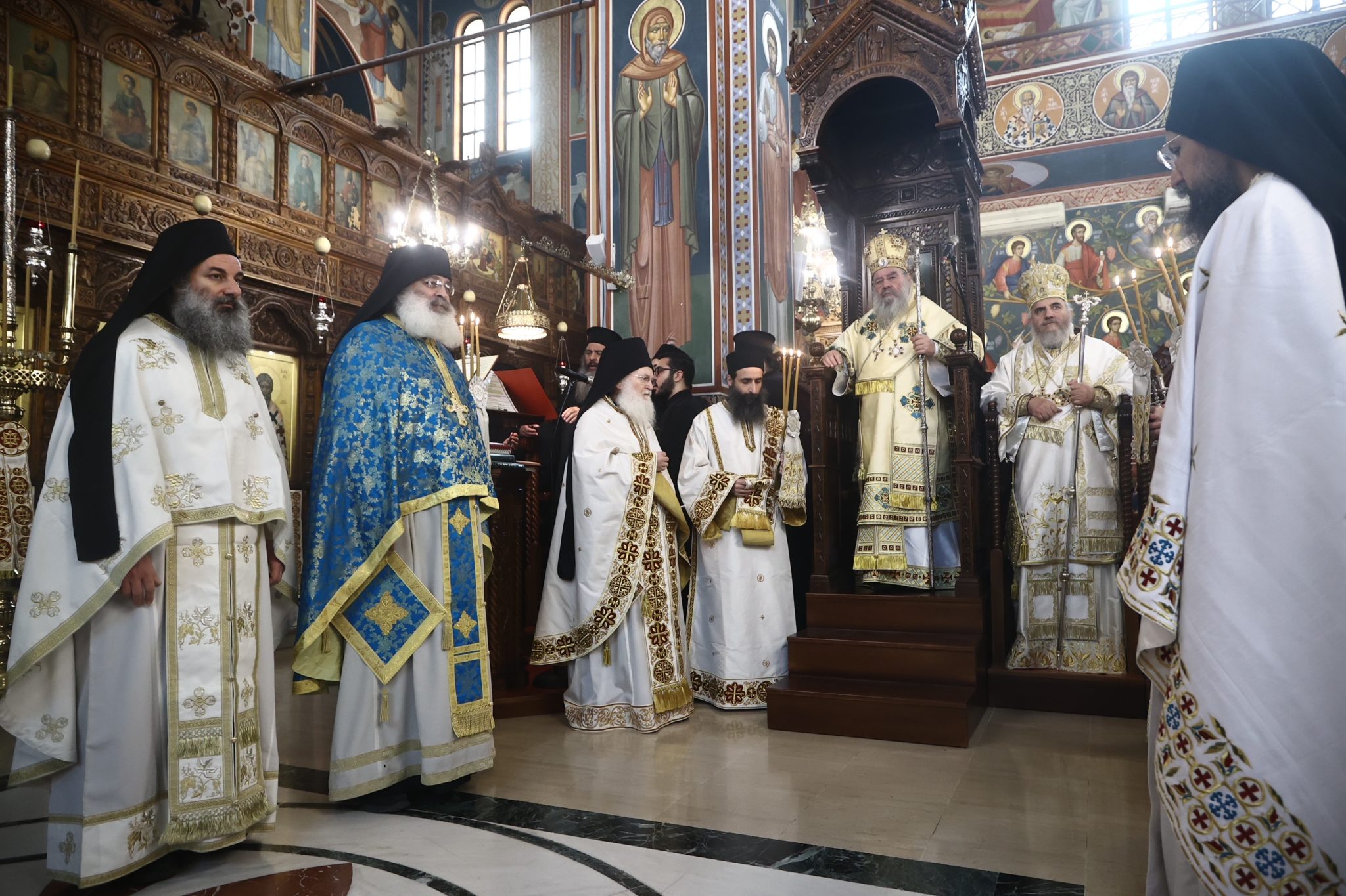 Πανηγυρική Θεία Λειτουργία ενώπιον της Αγίας Ζώνης με την ευκαιρία ...